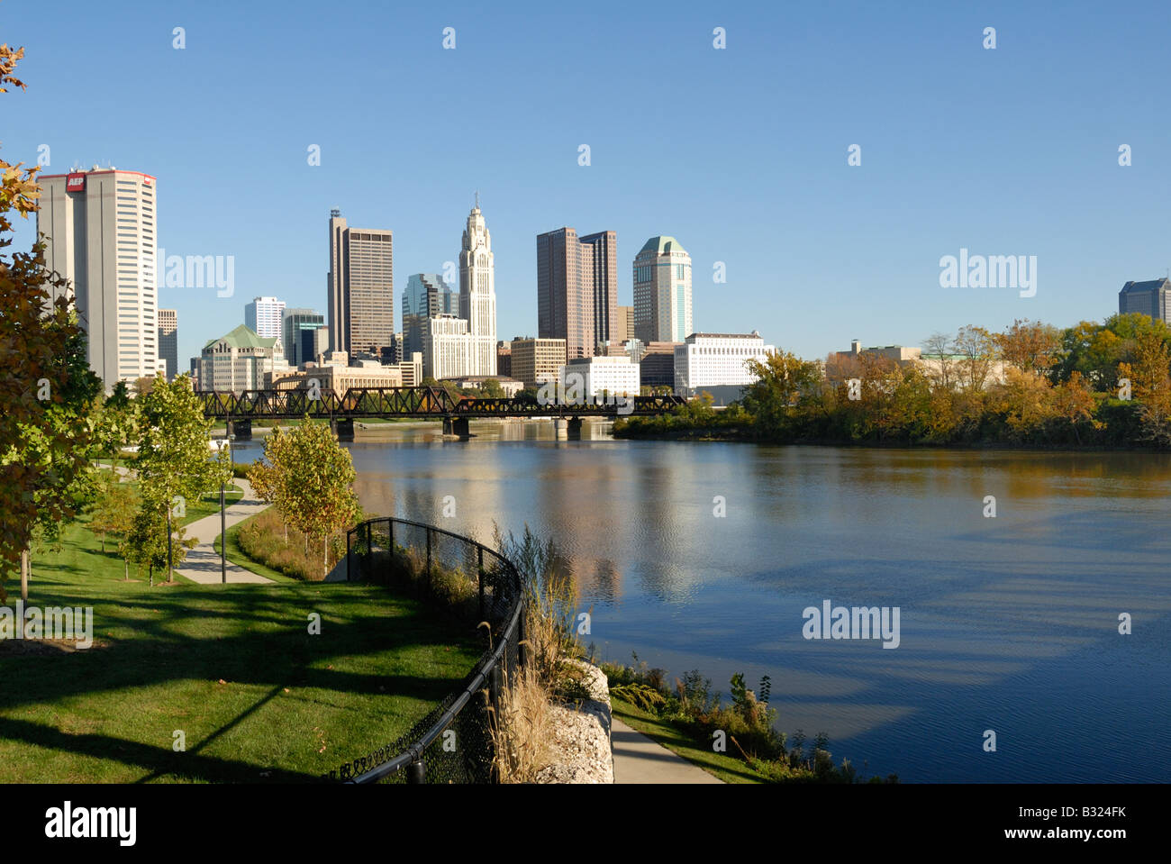 Downtown Columbus Ohio from Confluence park Stock Photo - Alamy