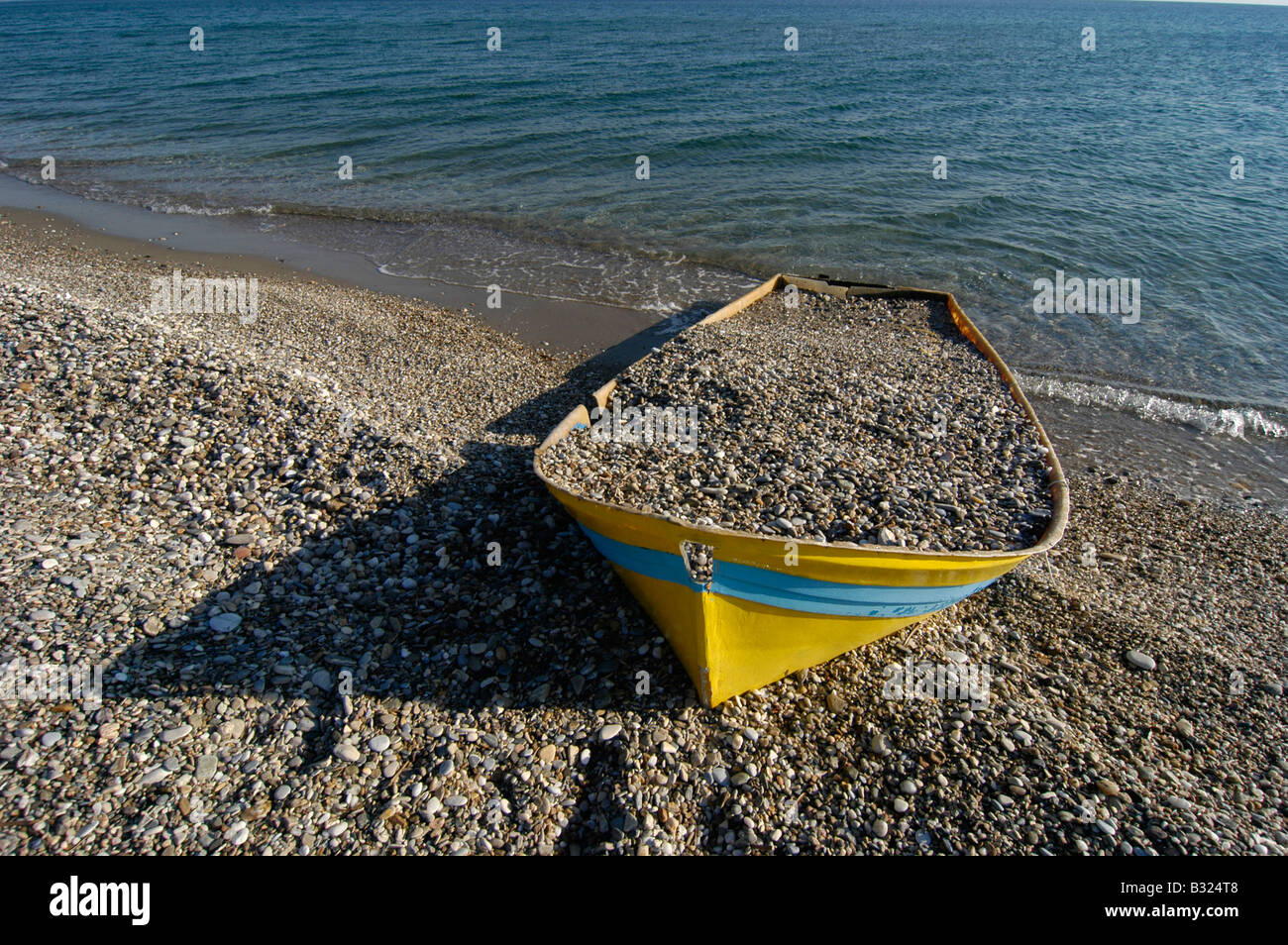 sunken boat at the beach Stock Photo - Alamy