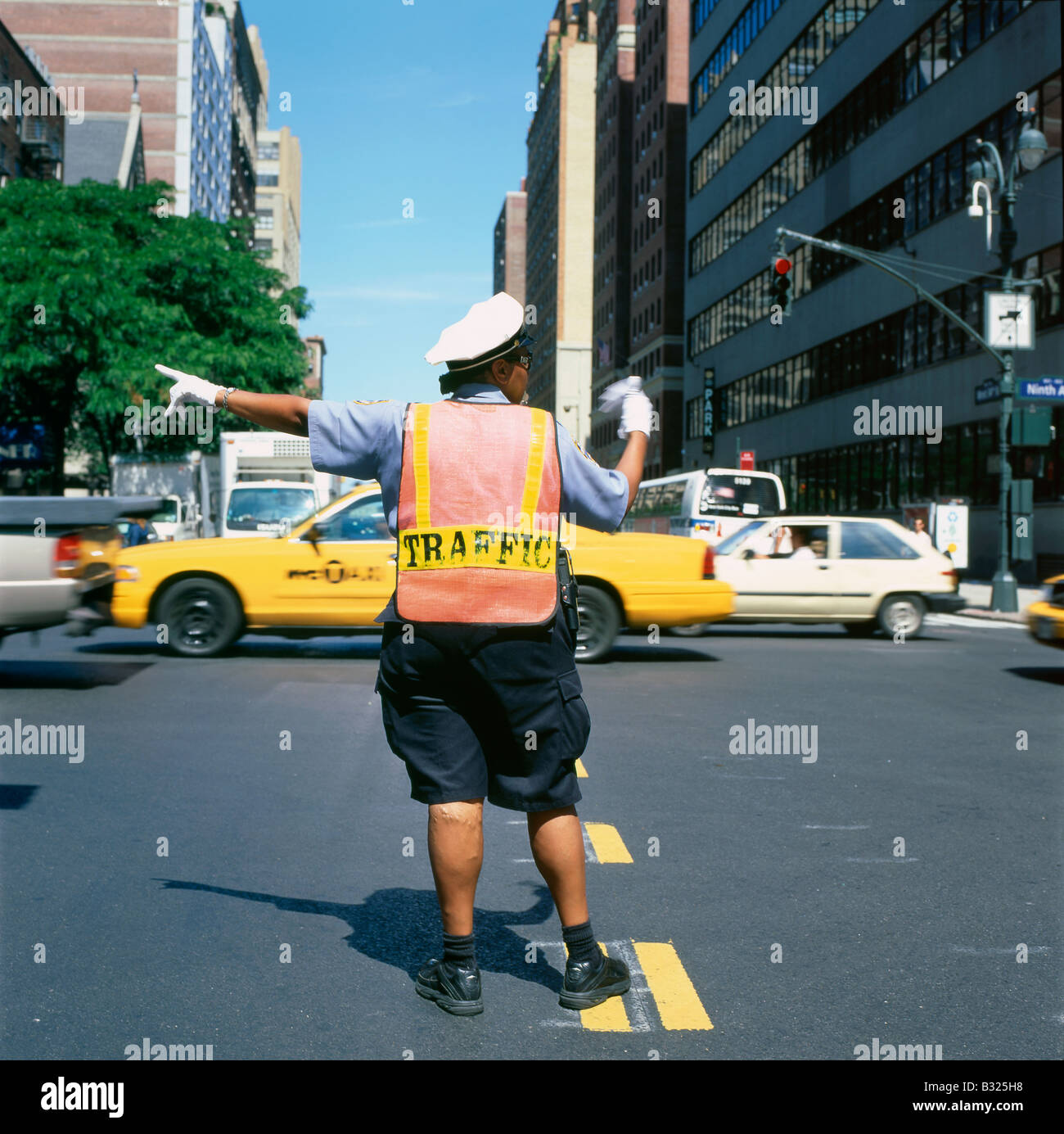 Traffic cop at intersection in new york hi-res stock photography and ...