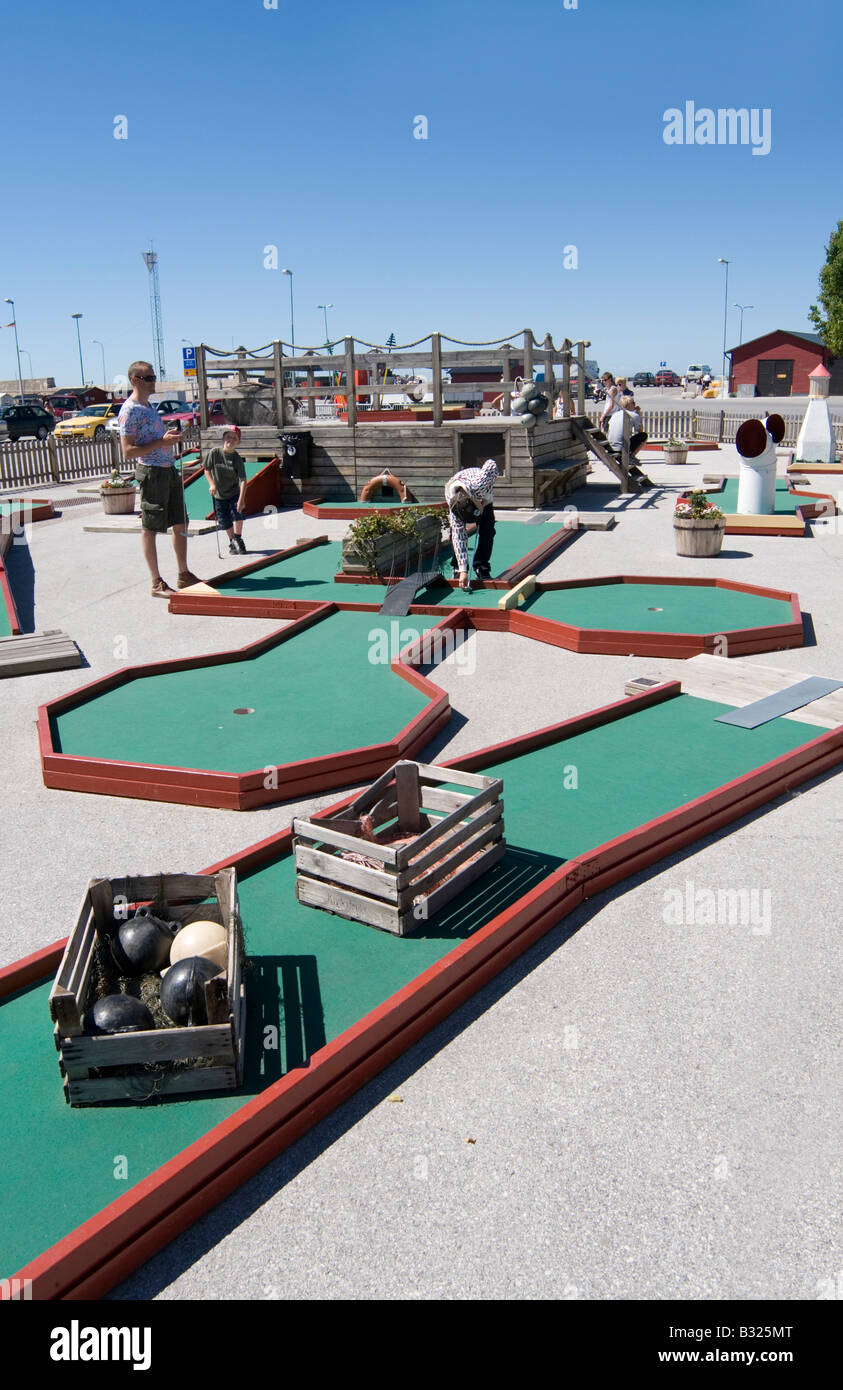 Goofy golf hi-res stock photography and images - Alamy