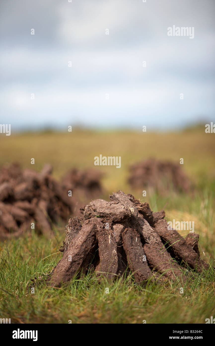 Drying turf stacks hi-res stock photography and images - Alamy