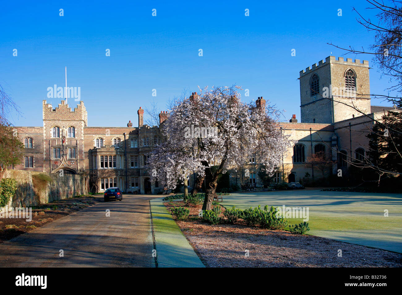 Jesus college sculpture hi-res stock photography and images - Alamy