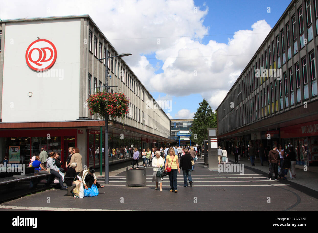 Stevenage town centre shopping hertfordshire hi-res stock photography ...