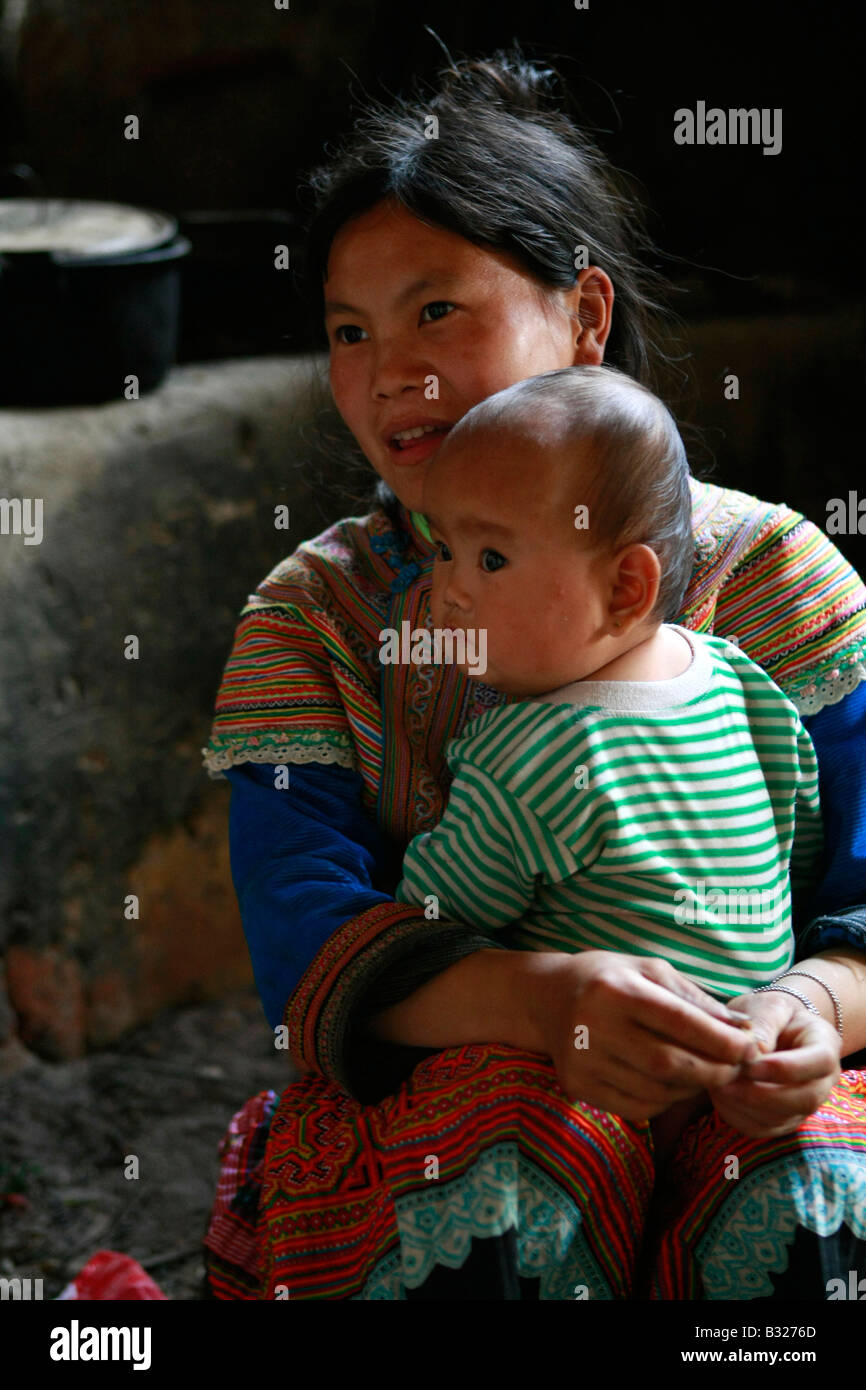 Hmong family hi-res stock photography and images - Alamy