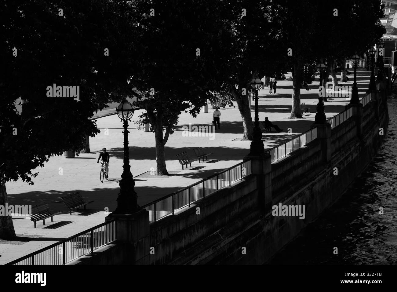 Queens path hi-res stock photography and images - Alamy