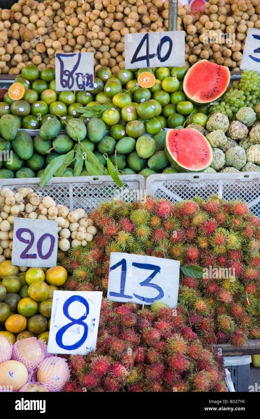 Thai fruit and vegetables market hi-res stock photography and images ...