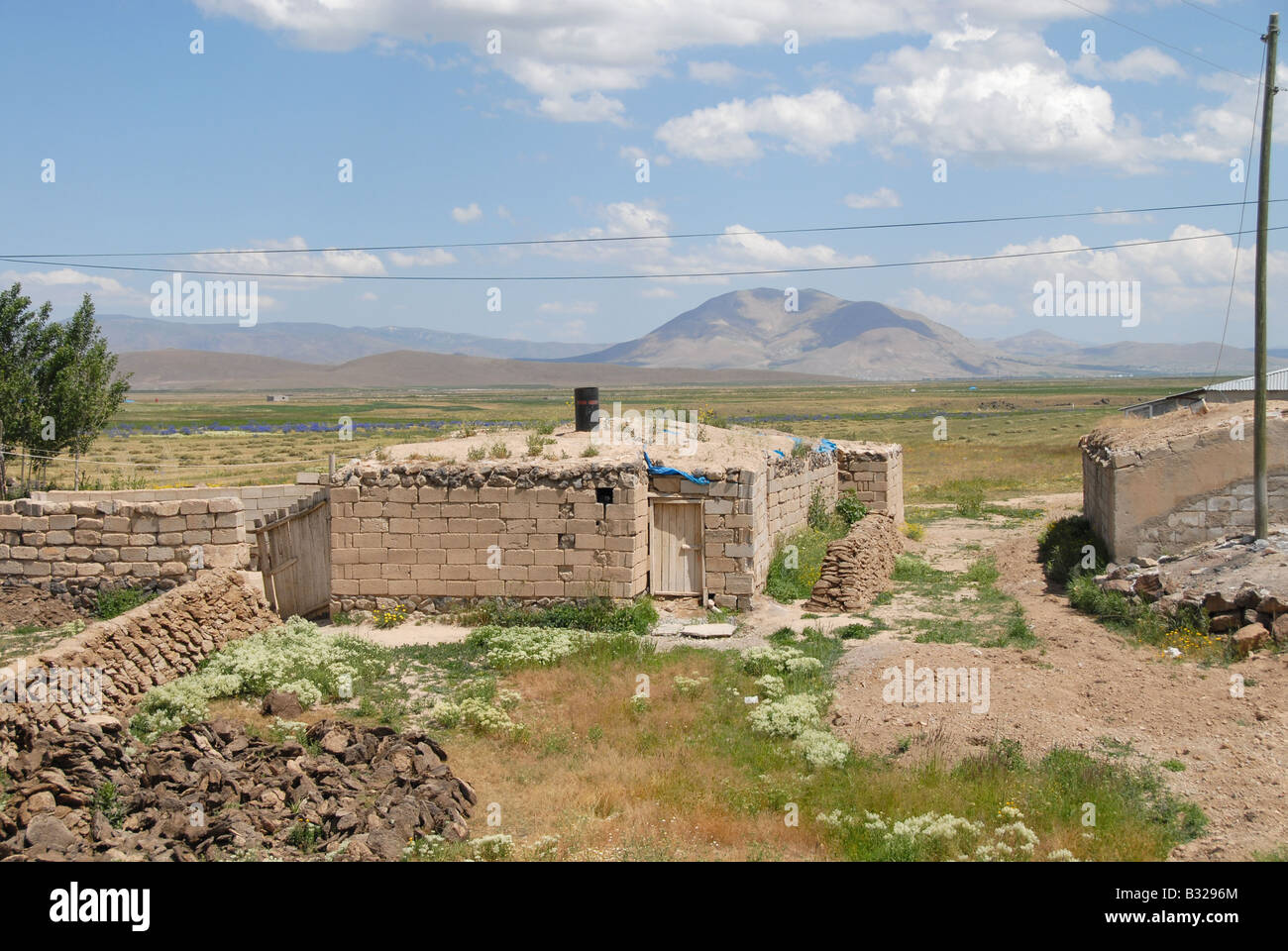 Kurdish countryside hi-res stock photography and images - Alamy