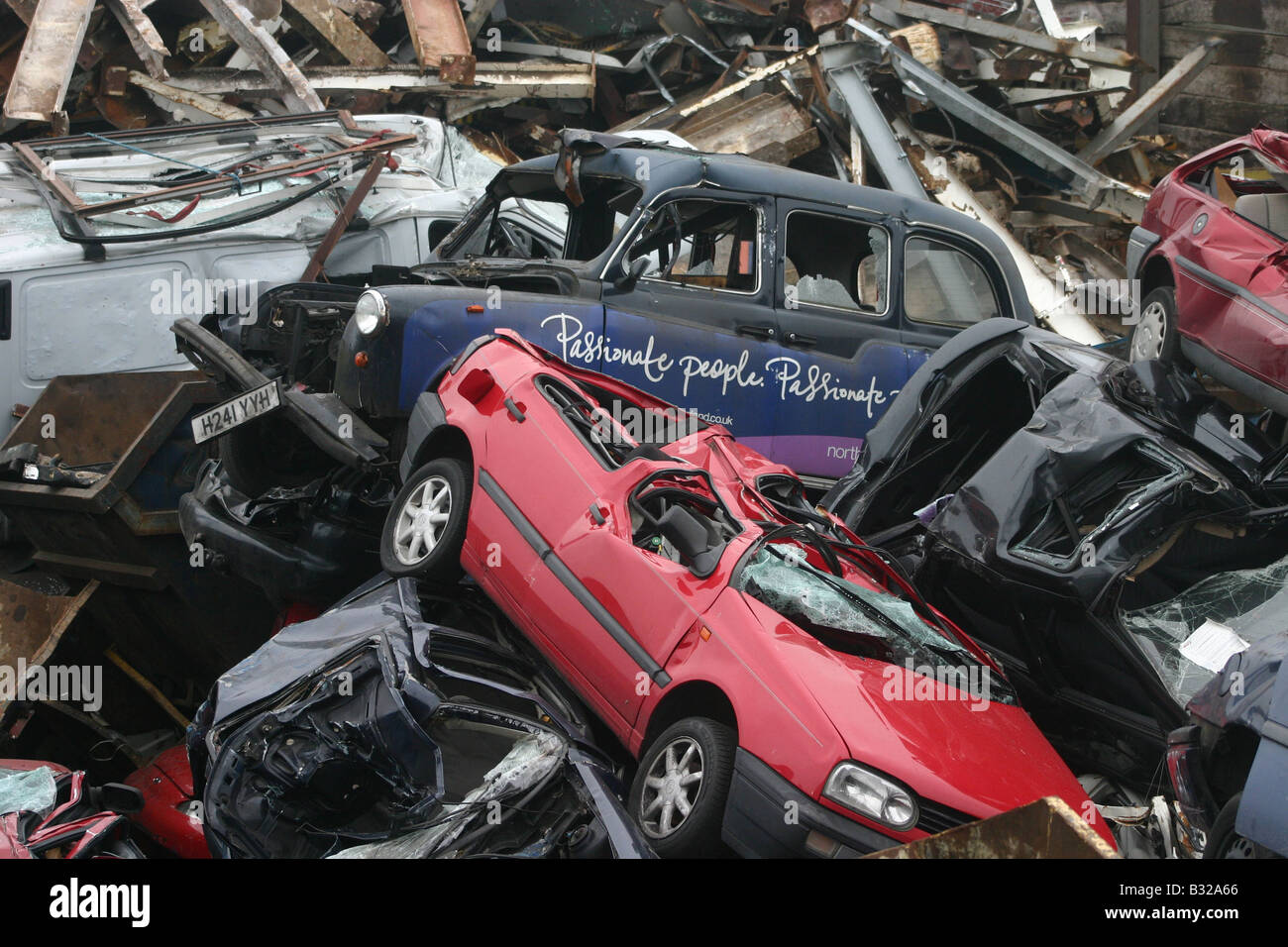 Car recycle hi-res stock photography and images - Alamy