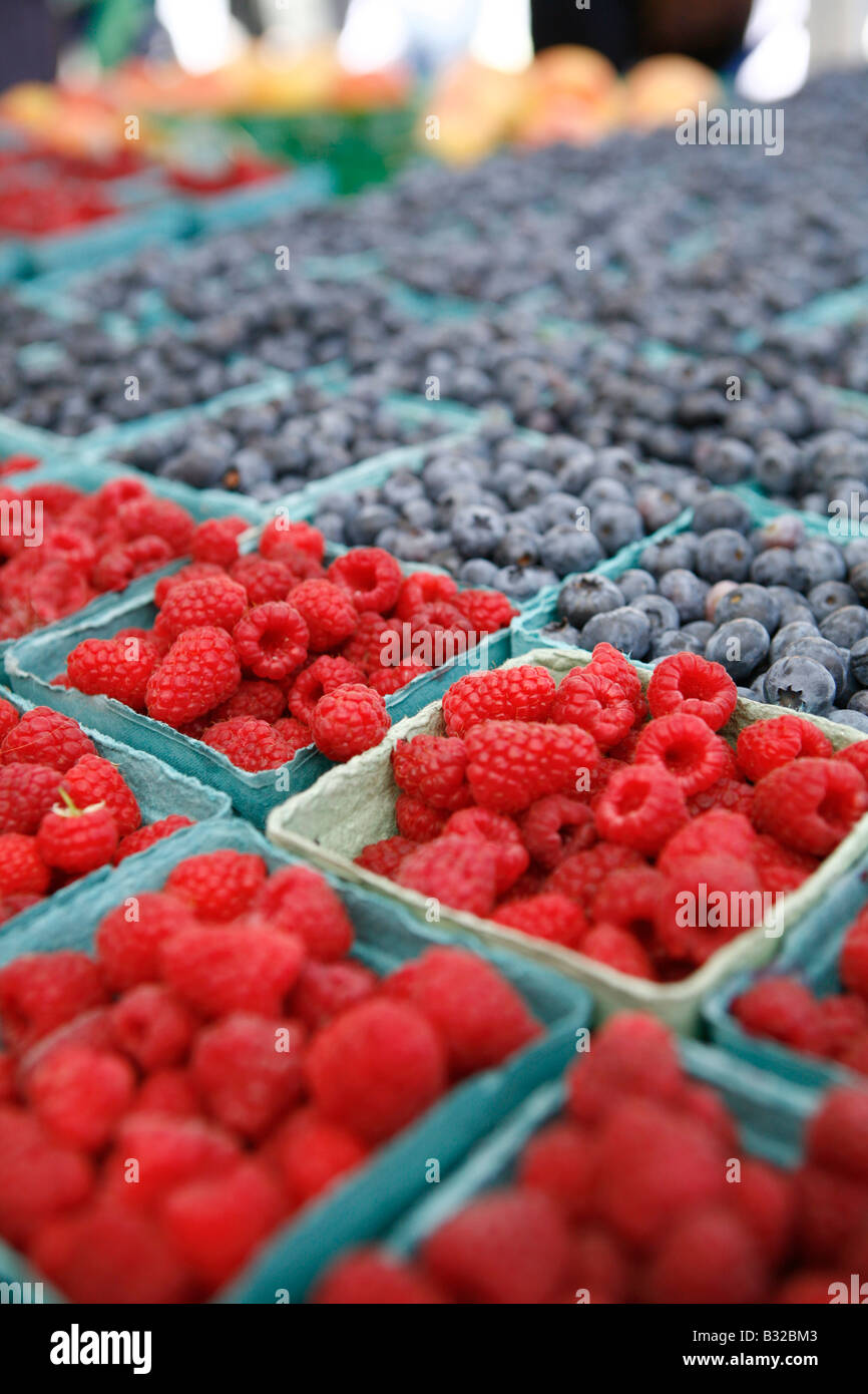 Fruit and berry display hi-res stock photography and images - Alamy