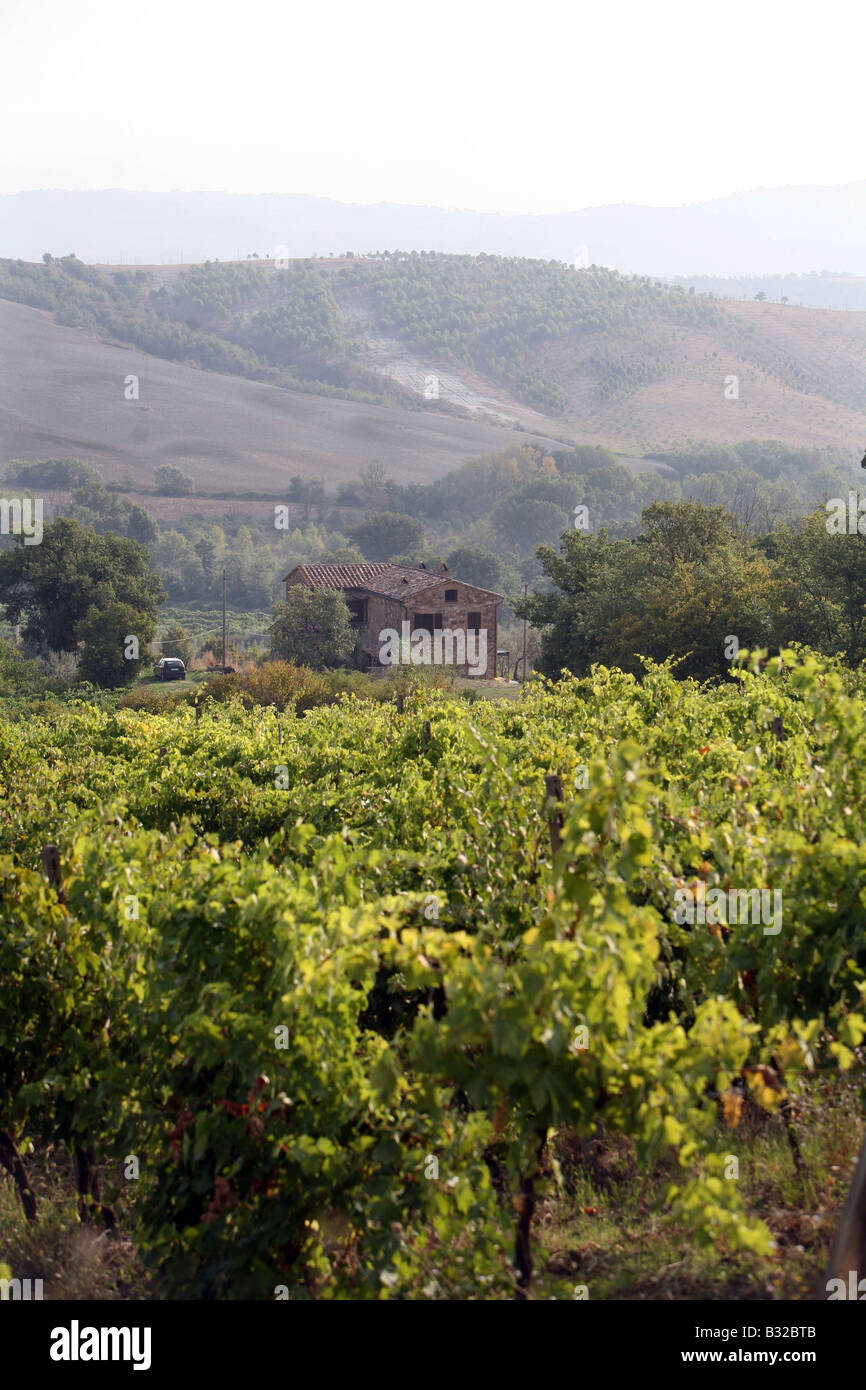 Pic Shows farm land in Umbria Stock Photo - Alamy