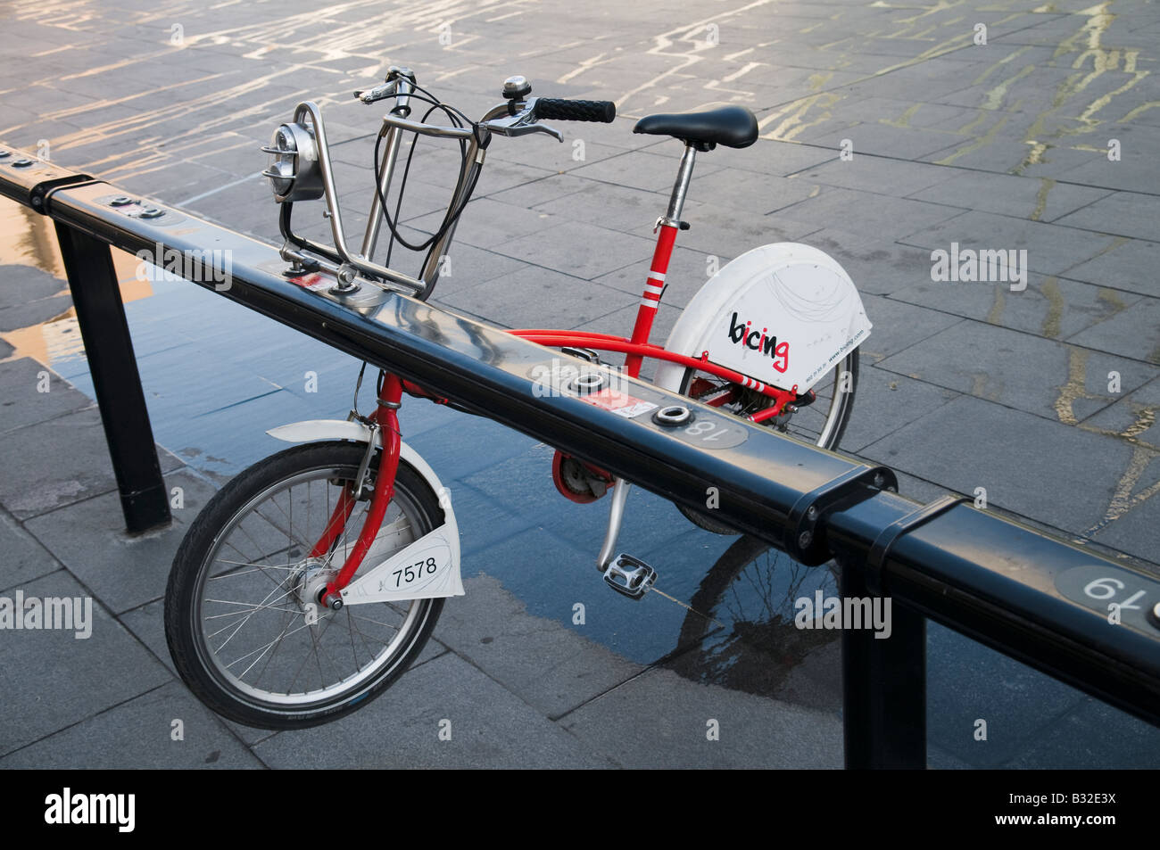 Community bicycle program hi-res stock photography and images - Alamy