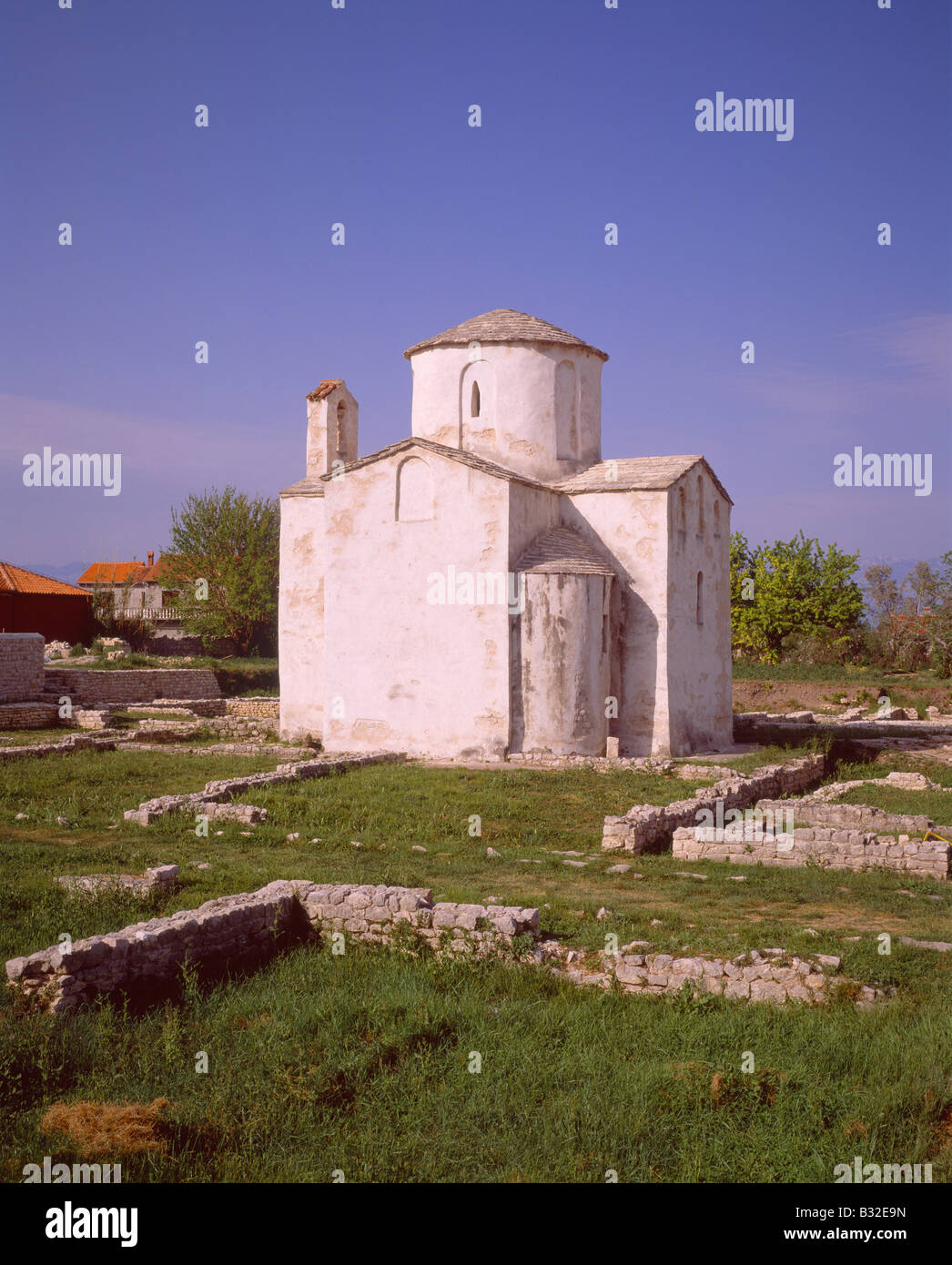 World's smallest church hi-res stock photography and images - Alamy