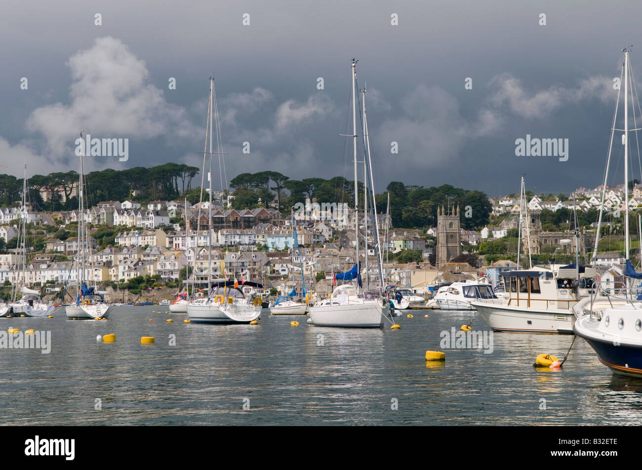 Dark clouds in cornwall hi-res stock photography and images - Alamy