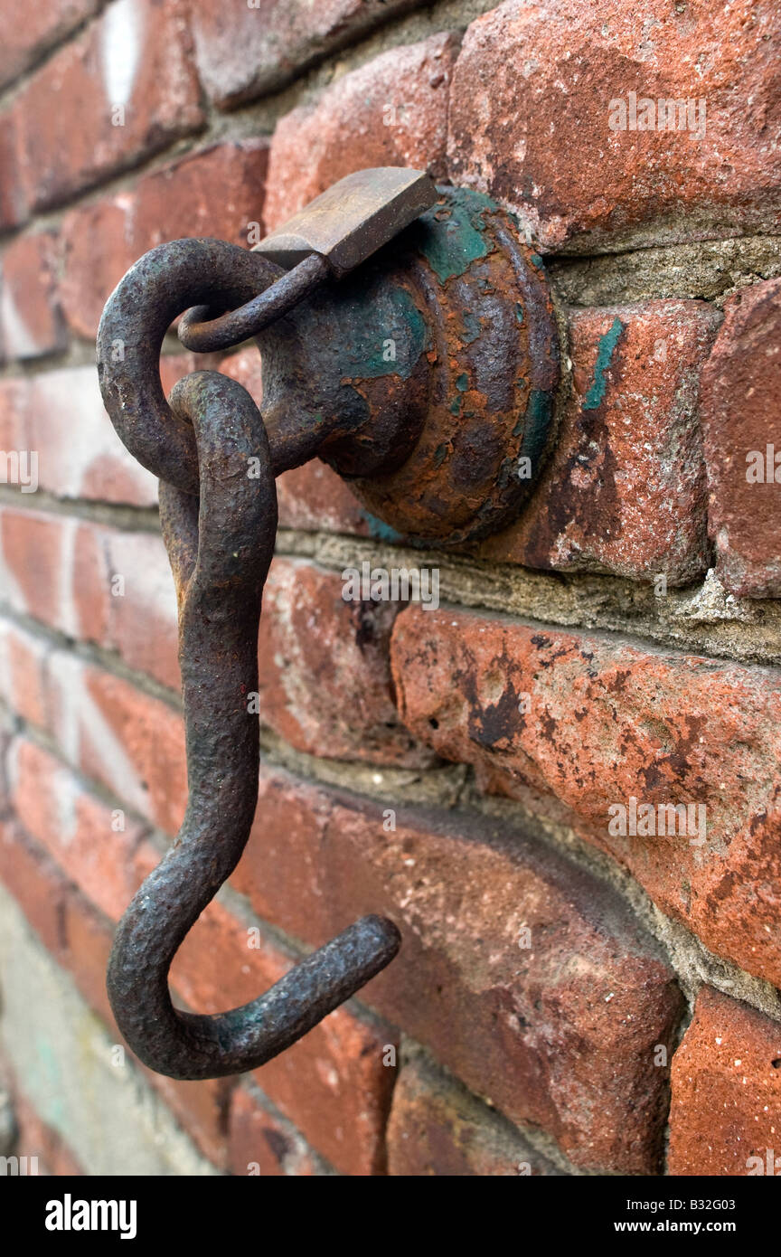 Cast patterns hi-res stock photography and images - Alamy