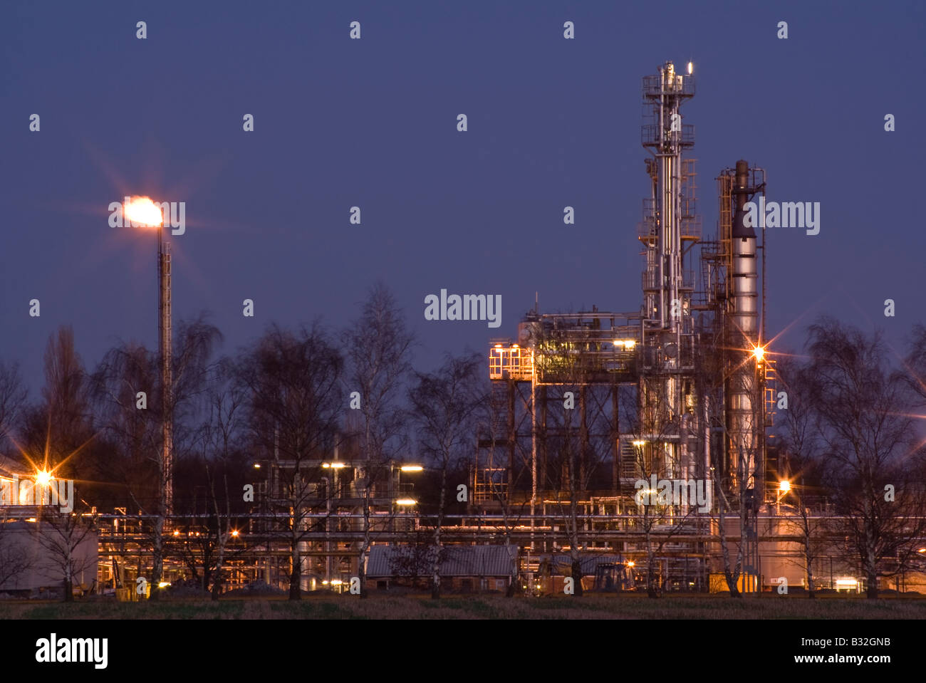 Industrial night hi-res stock photography and images - Alamy