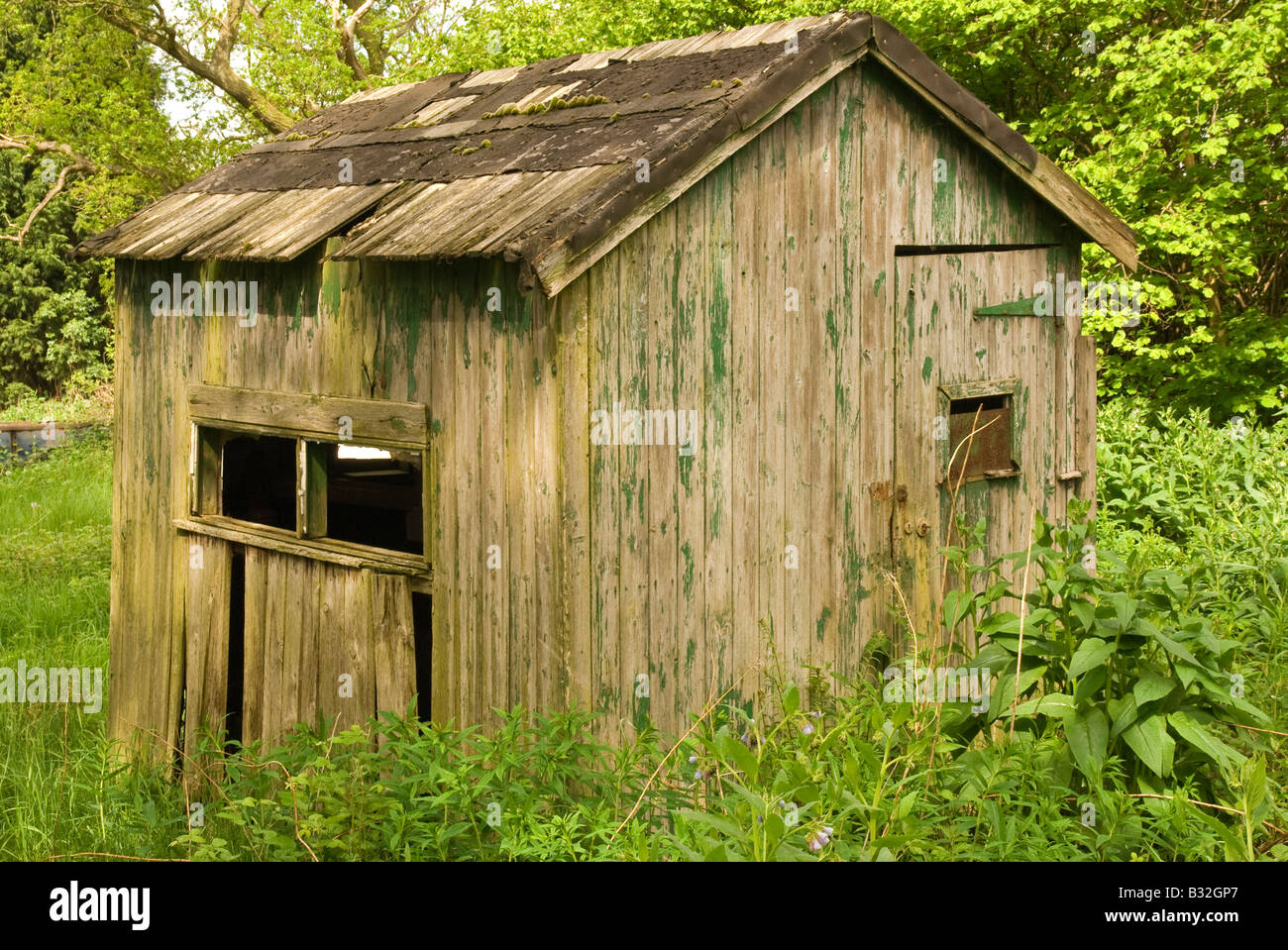 Old run down shed hi-res stock photography and images - Alamy