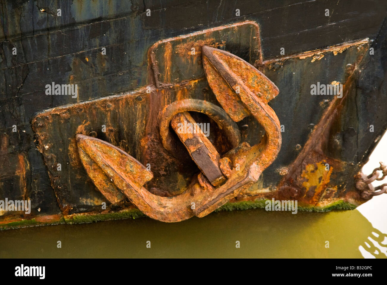 rusty ships anchor Stock Photo - Alamy