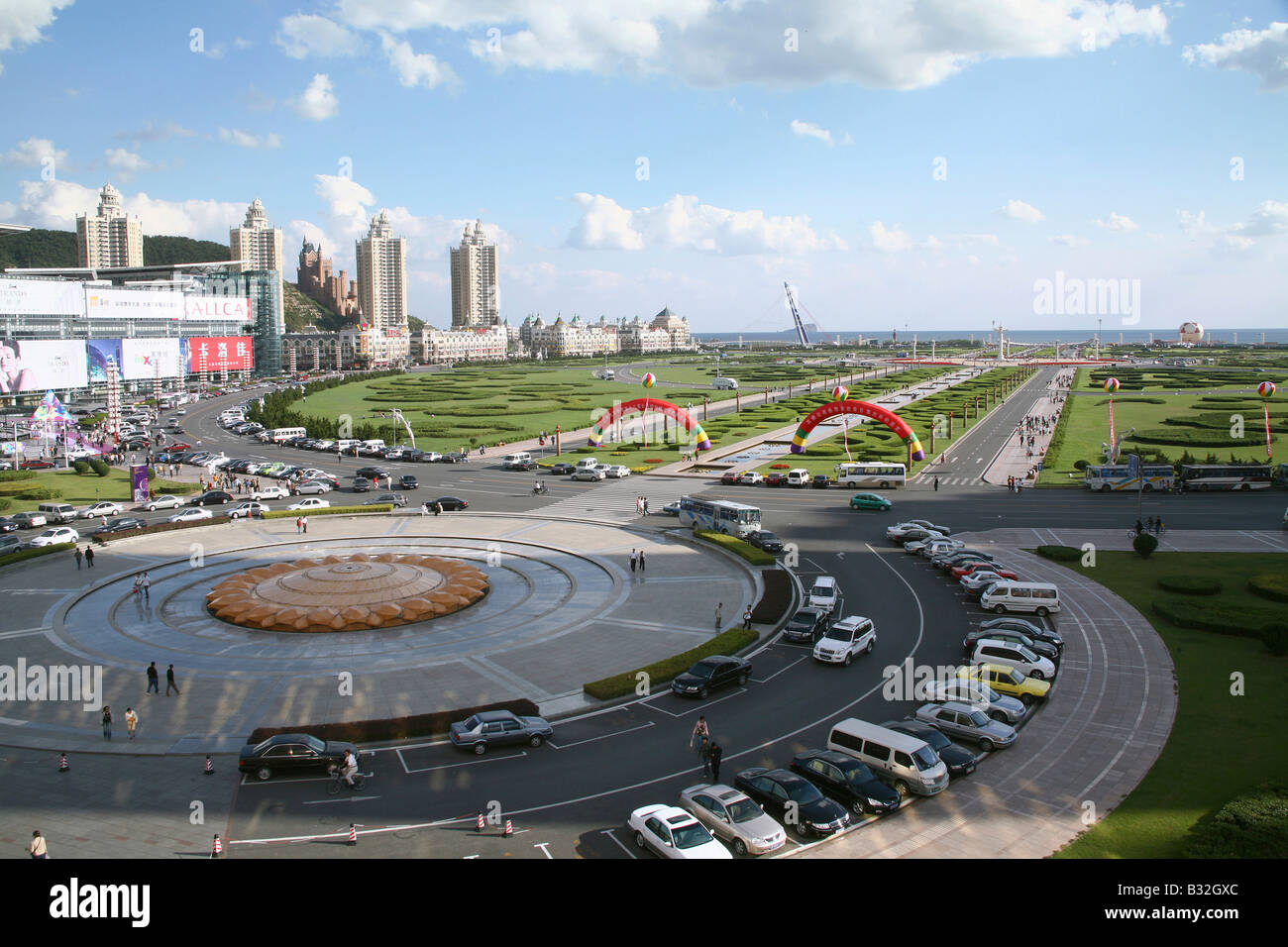 Dalian china square hi-res stock photography and images - Alamy