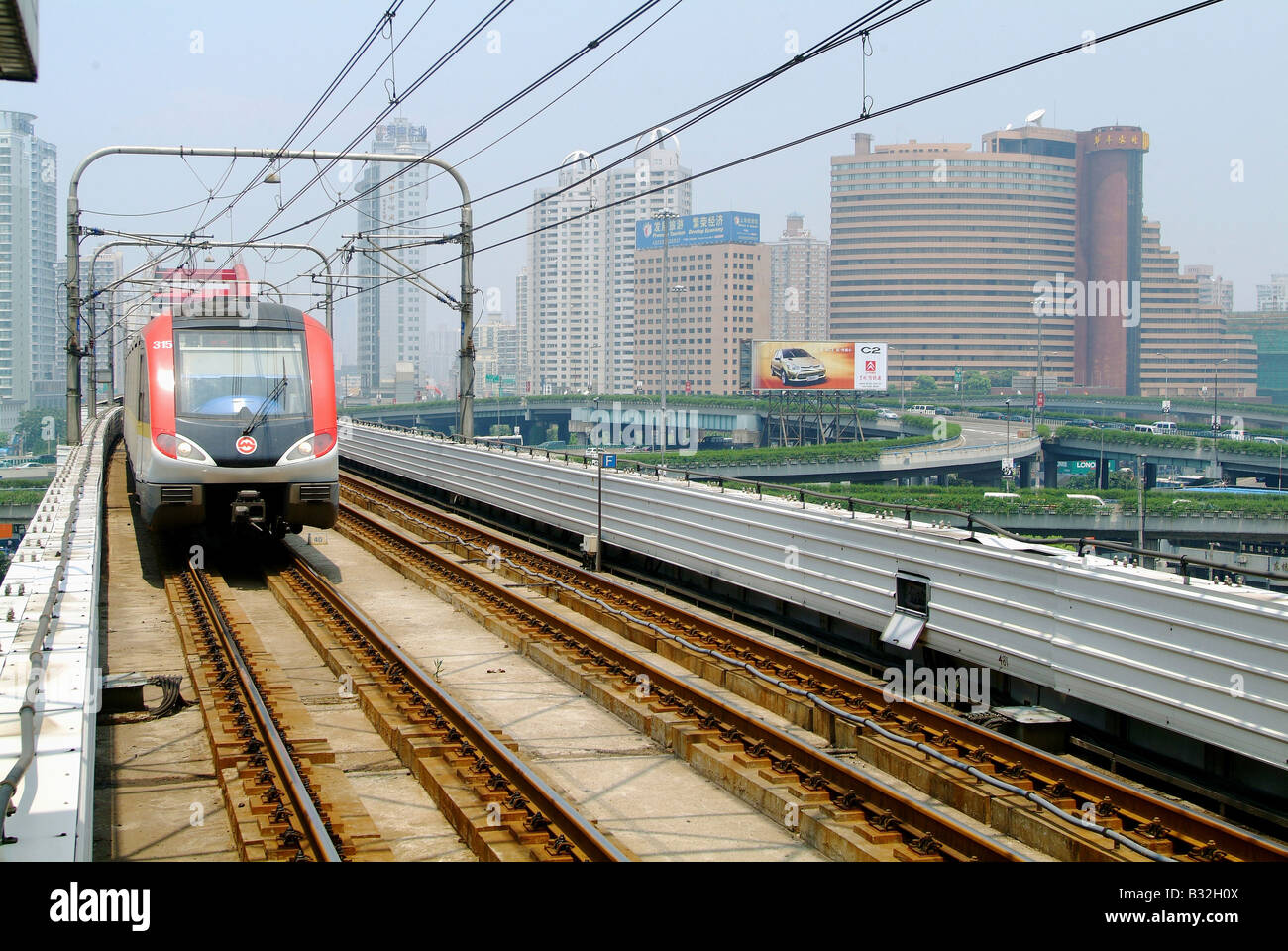 Shanghai subway and shopping hi-res stock photography and images - Alamy
