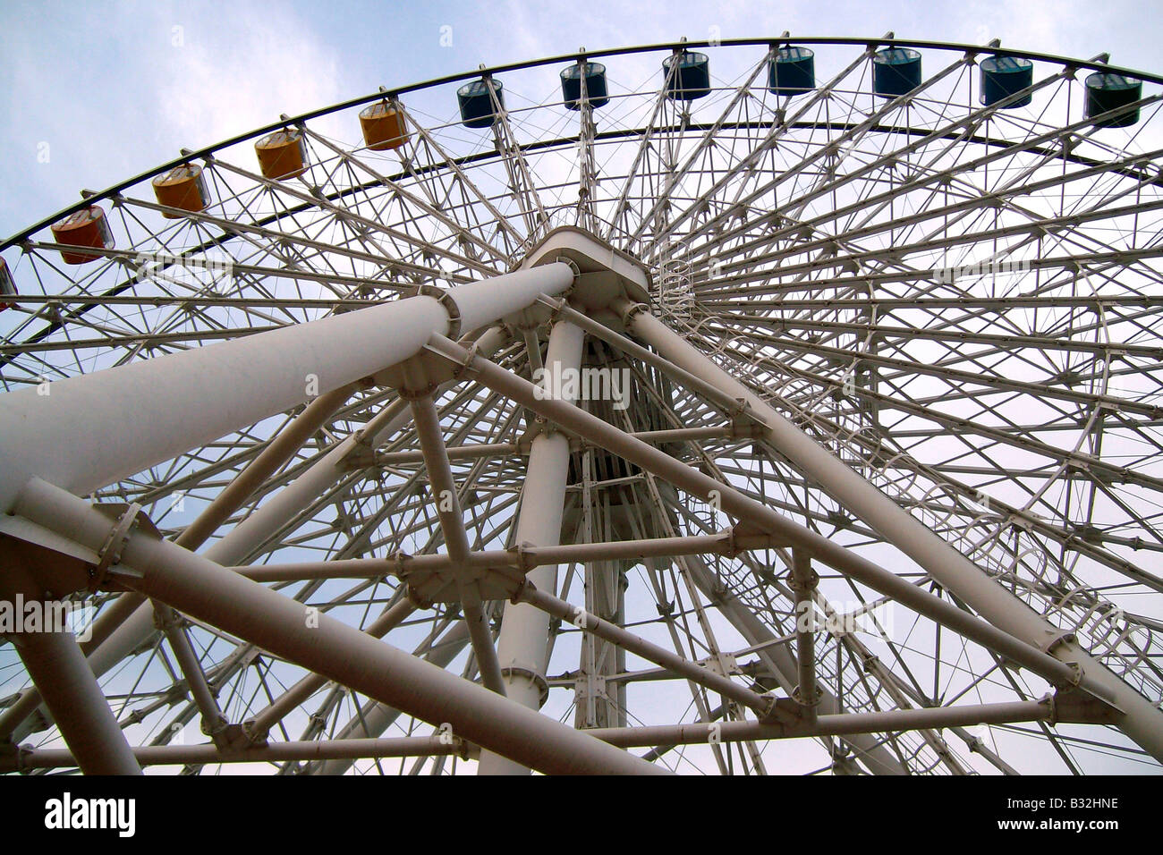 Chinese spinning wheel hi-res stock photography and images - Alamy