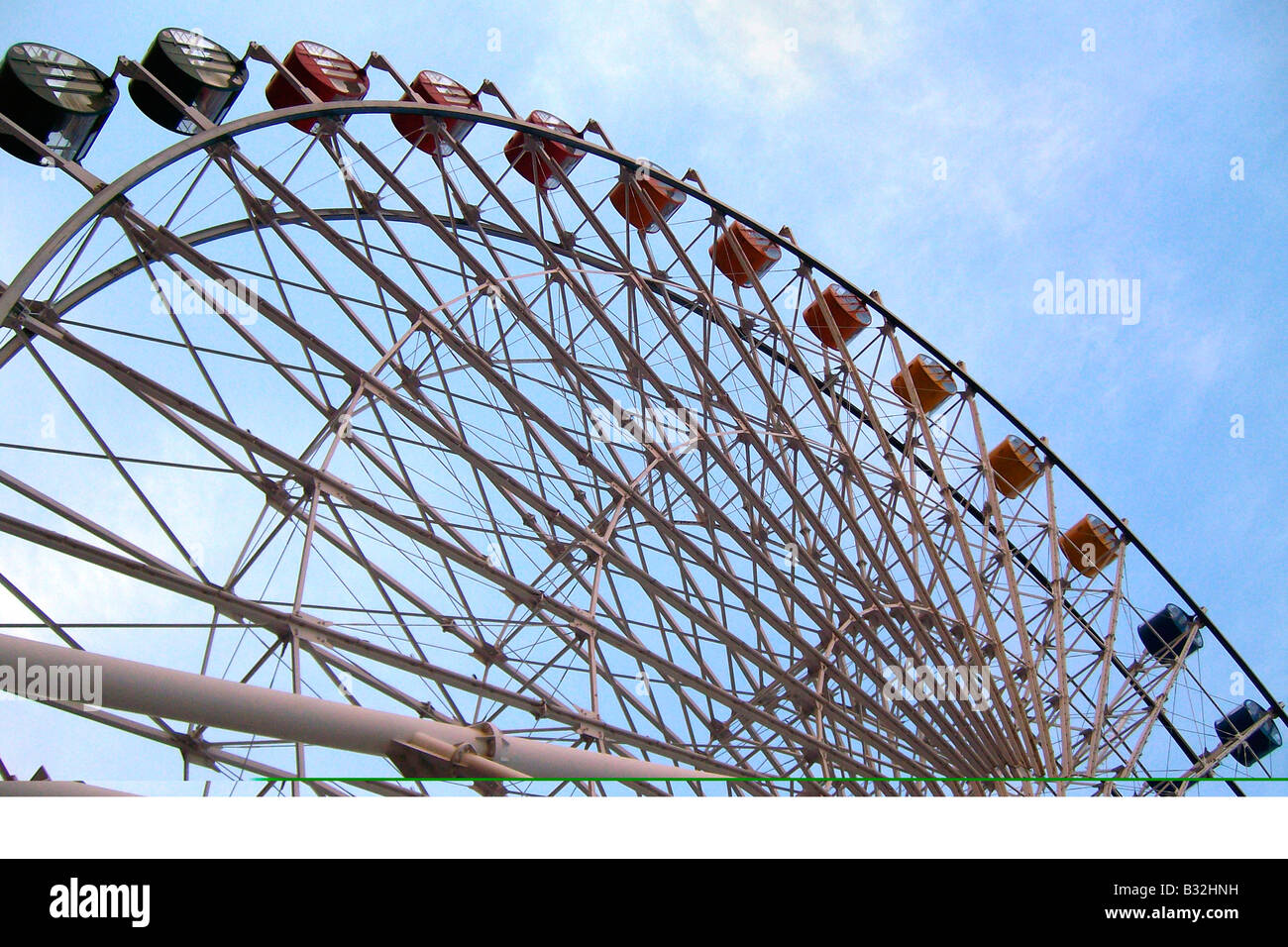 Chinese Spinning Wheel High Resolution Stock Photography and Images - Alamy