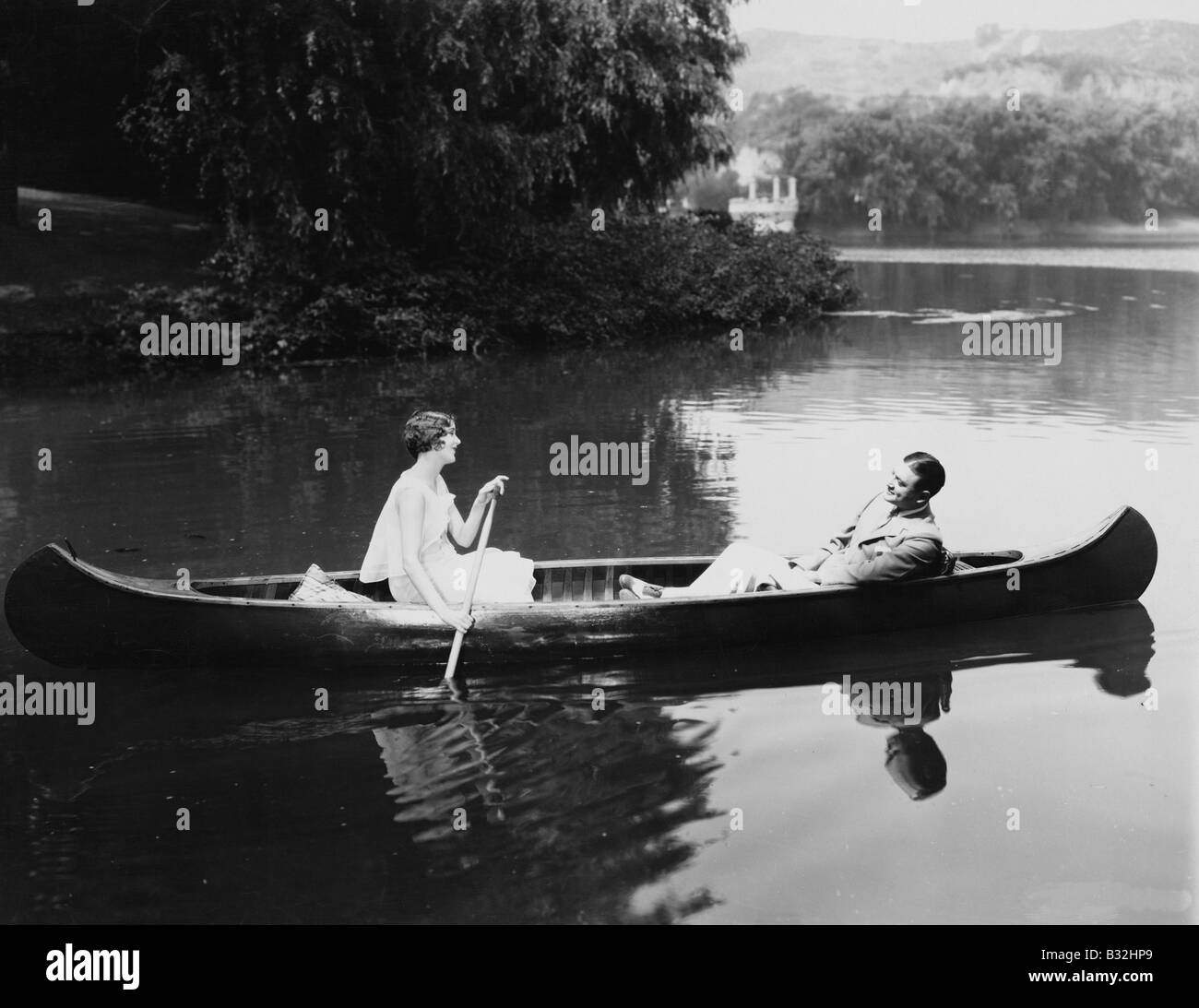 Canoe retro hi-res stock photography and images - Alamy