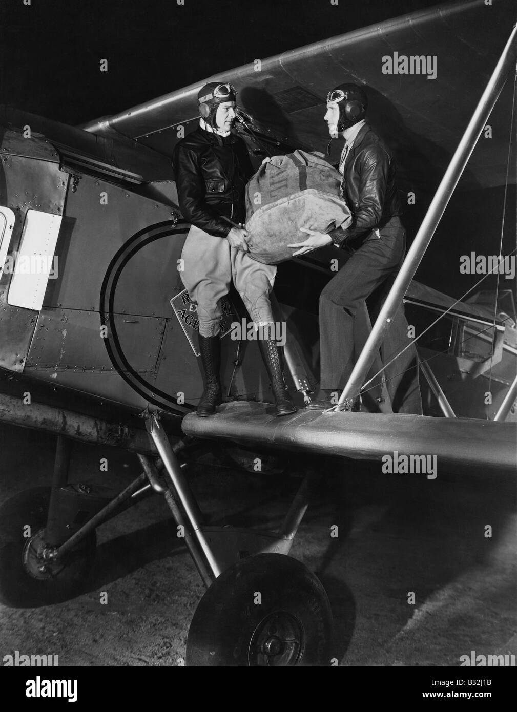 Night airmail hi-res stock photography and images - Alamy