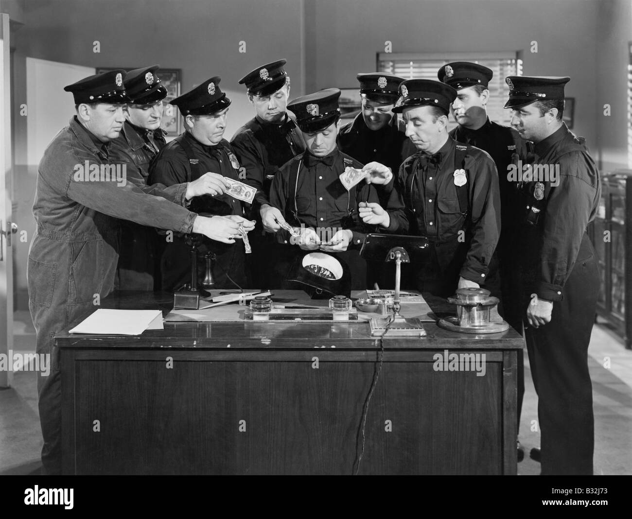 Friendly police officer working hi-res stock photography and images - Alamy