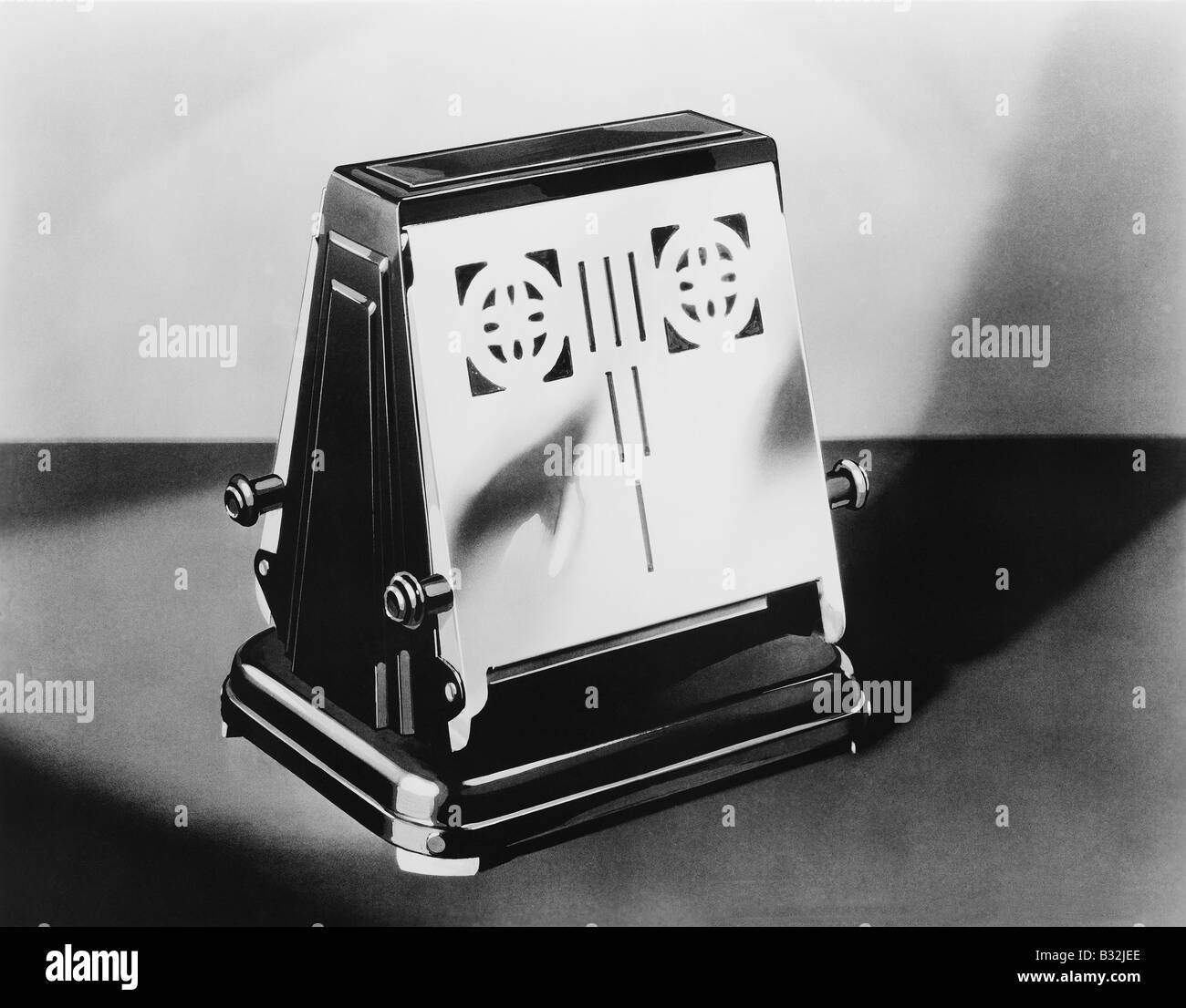 Antique toaster hi-res stock photography and images - Alamy