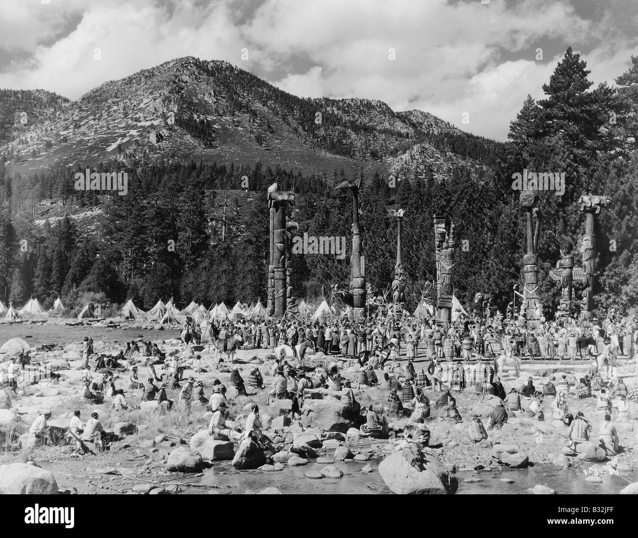 Powwow Black and White Stock Photos & Images - Alamy