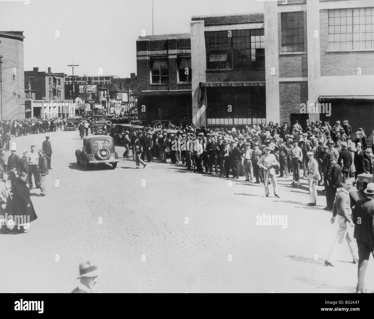 Man work on street Black and White Stock Photos & Images - Alamy