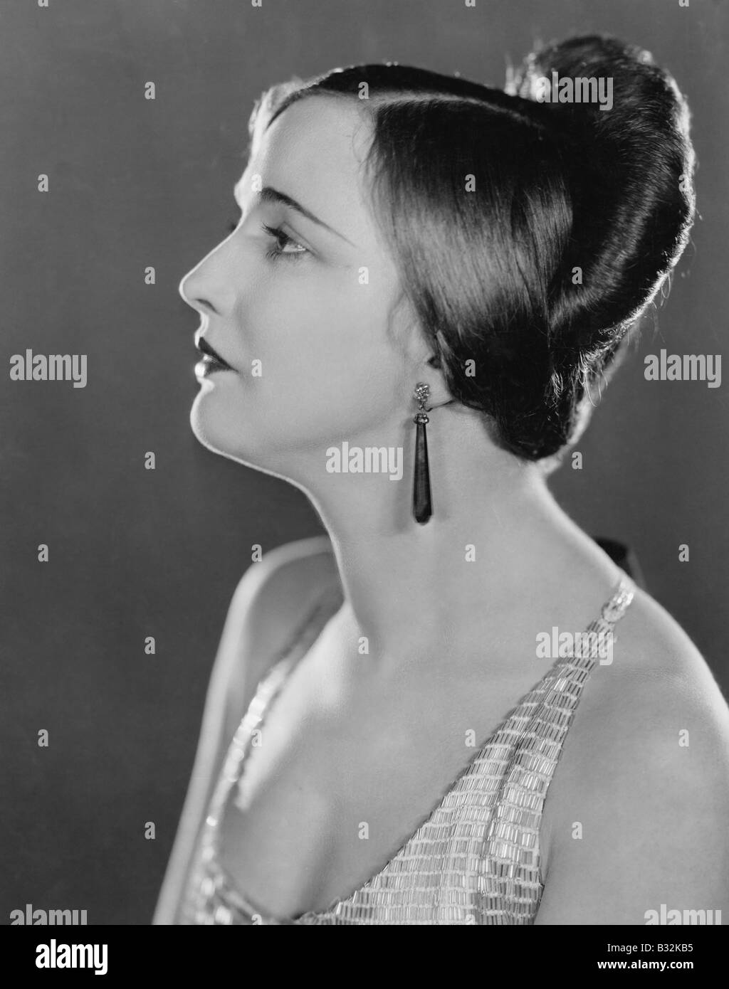 Portrait of woman in profile Stock Photo - Alamy