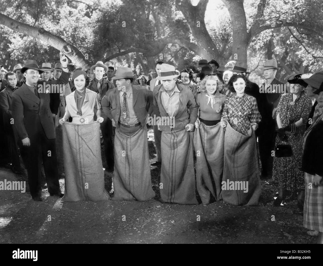 Lines line spectator spectators hi-res stock photography and images - Alamy