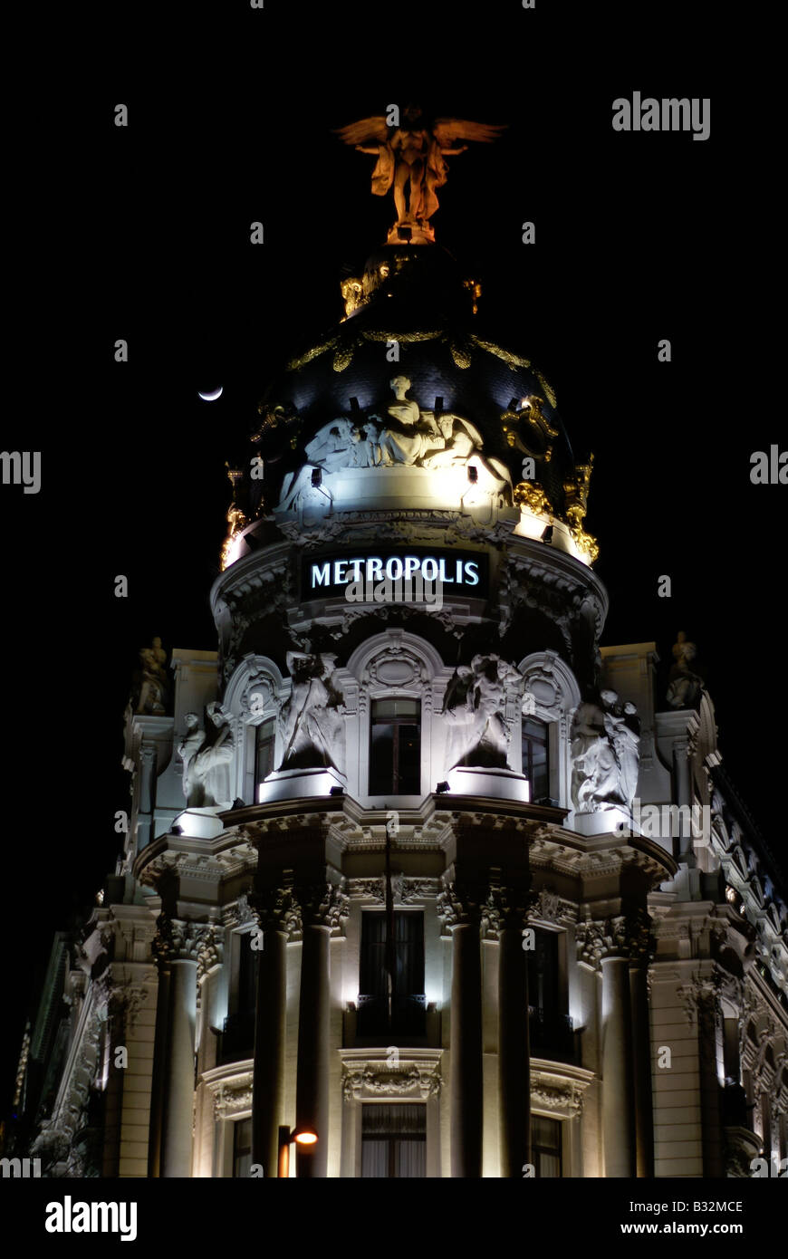 Metropolis building edificio in hi-res stock photography and images - Alamy