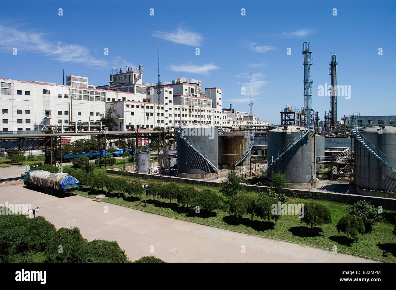 Factory exterior china hi-res stock photography and images - Alamy
