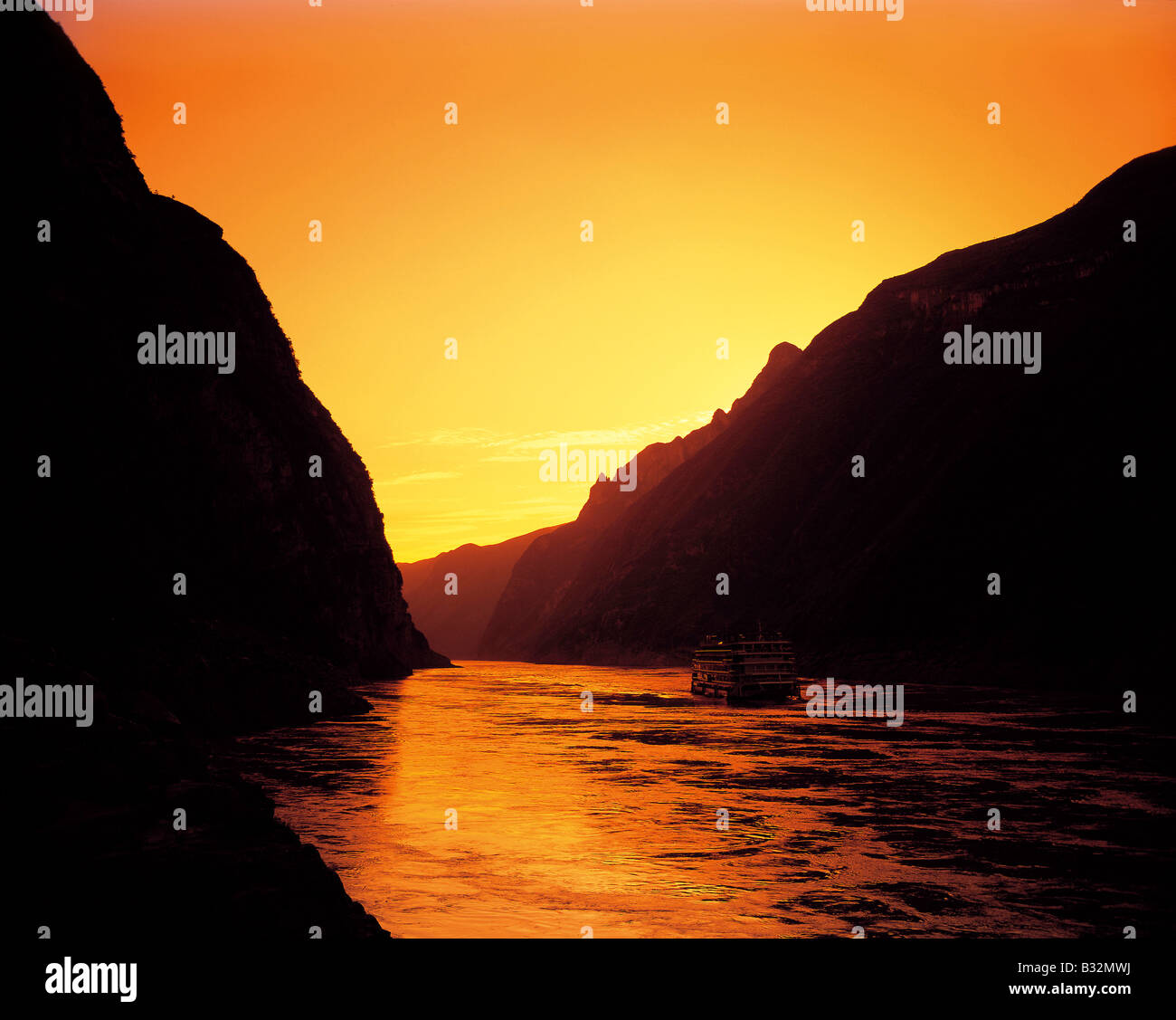 Yangtze River And Three Gorges High Resolution Stock Photography and ...