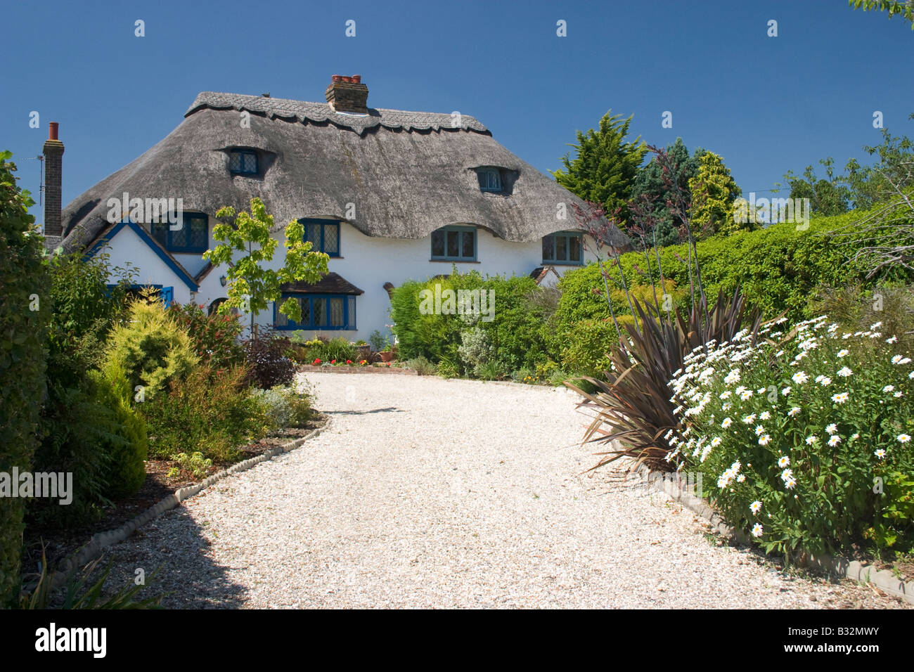 Thatched house at Itchenor, West Sussex Stock Photo - Alamy