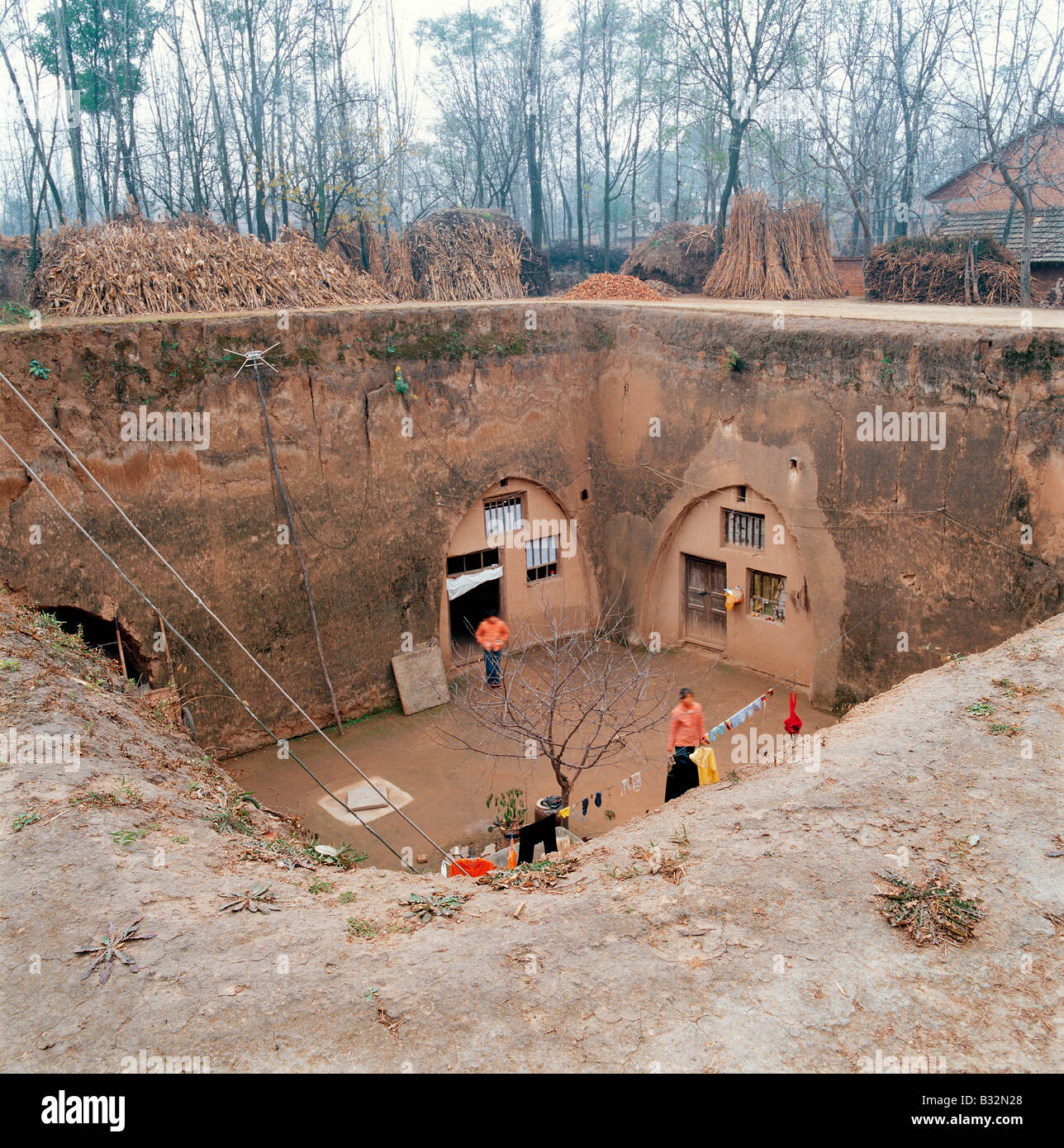 House cave china hi-res stock photography and images - Alamy