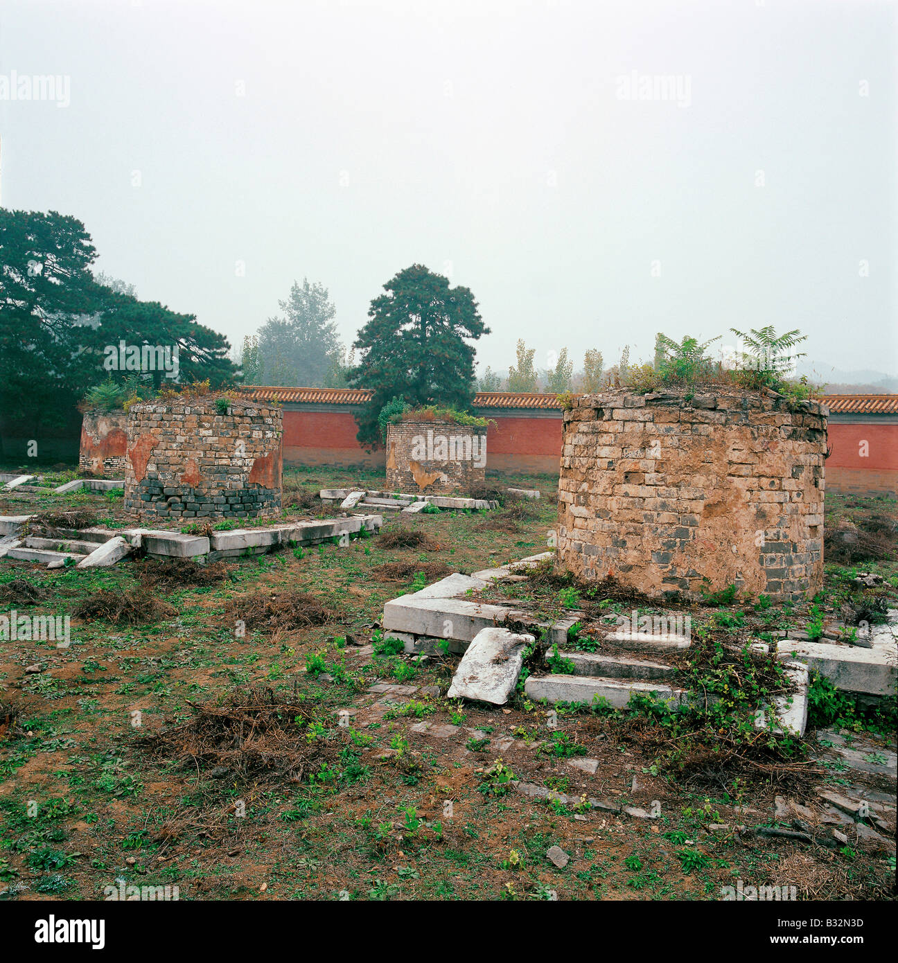 Tumulus china hi-res stock photography and images - Alamy