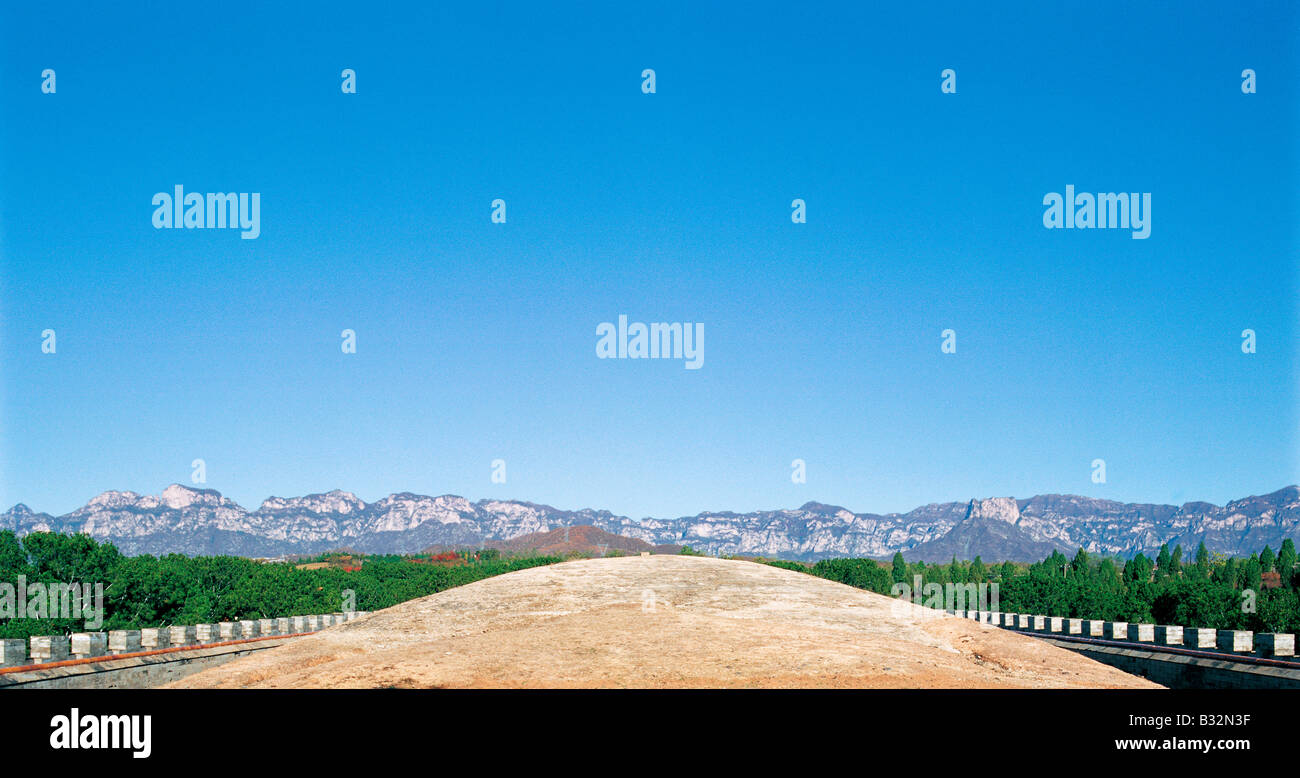 Tumulus china hi-res stock photography and images - Alamy