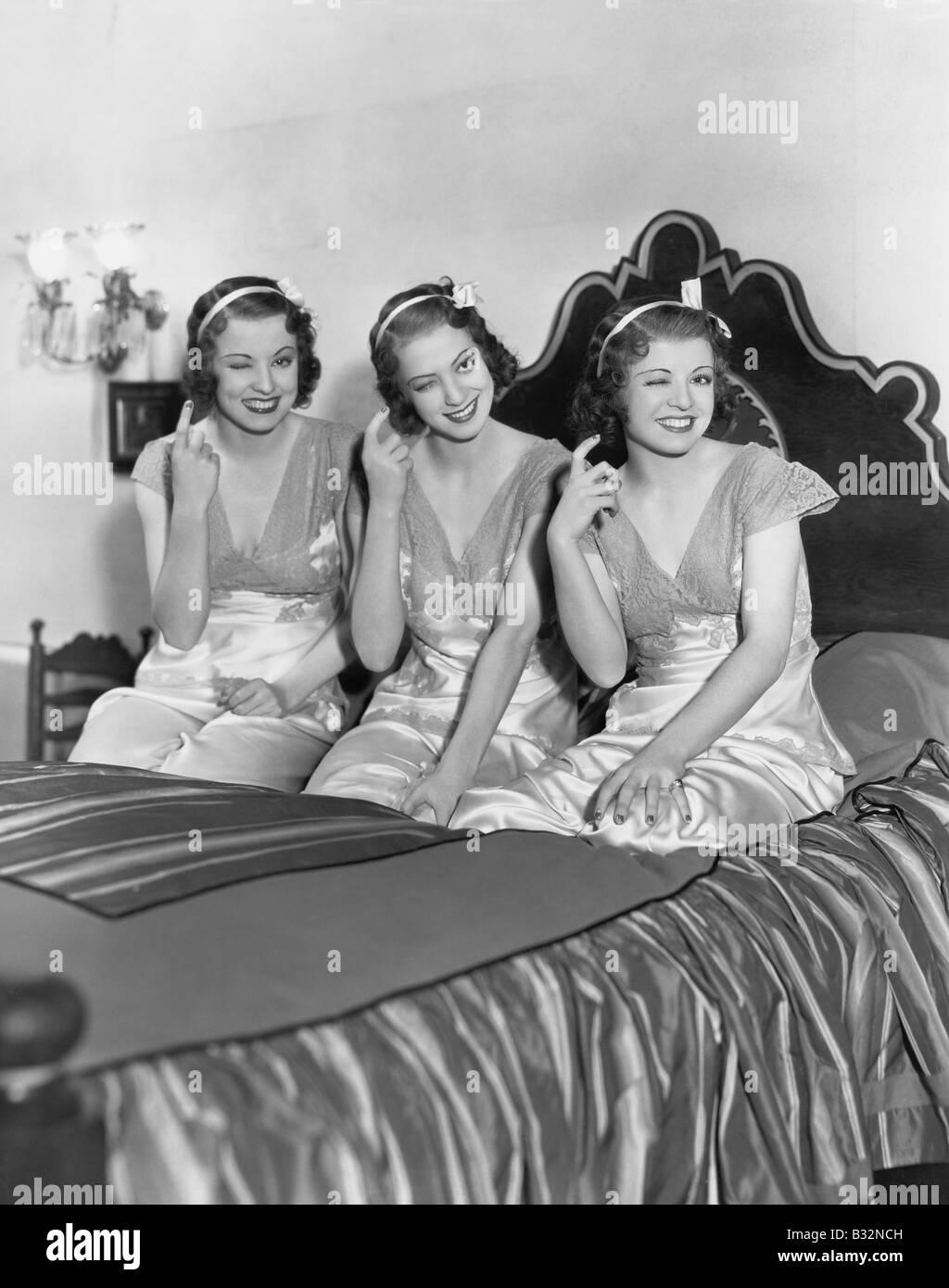 Three young women together Black and White Stock Photos & Images - Alamy