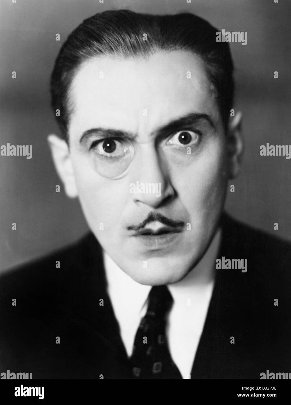 Alarmed man hi-res stock photography and images - Alamy