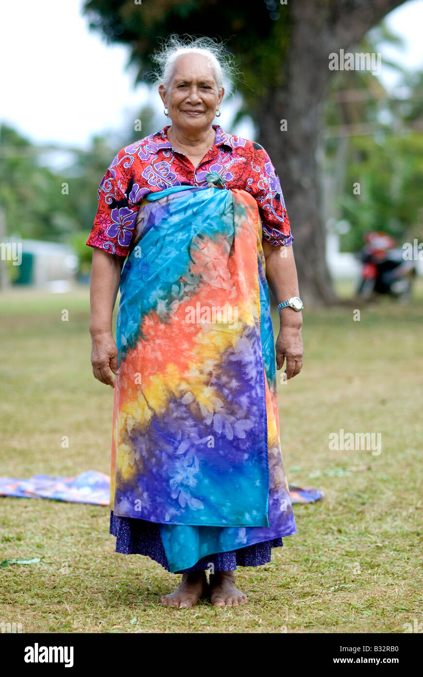 Woman wearing tie dye pareu hi-res stock photography and images - Alamy