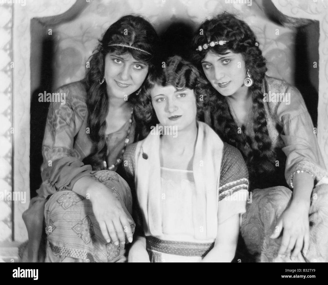 Three quarter portrait view Black and White Stock Photos & Images - Alamy