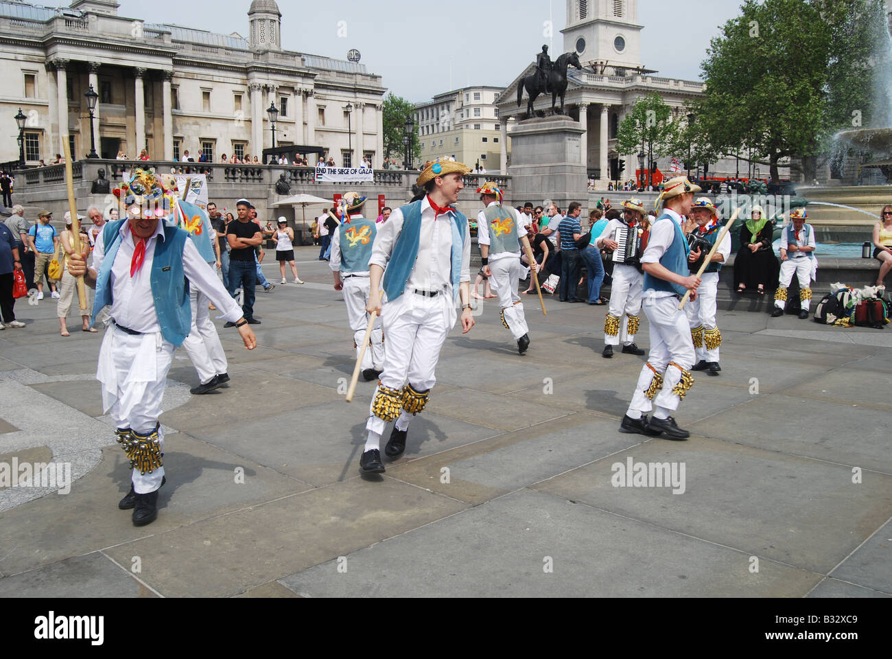 Cotswold morris men hi-res stock photography and images - Alamy