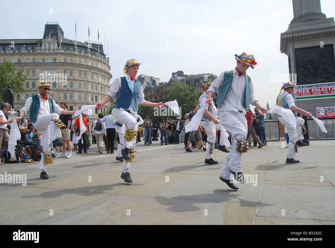 Morris men dance London 2008 Stock Photo - Alamy