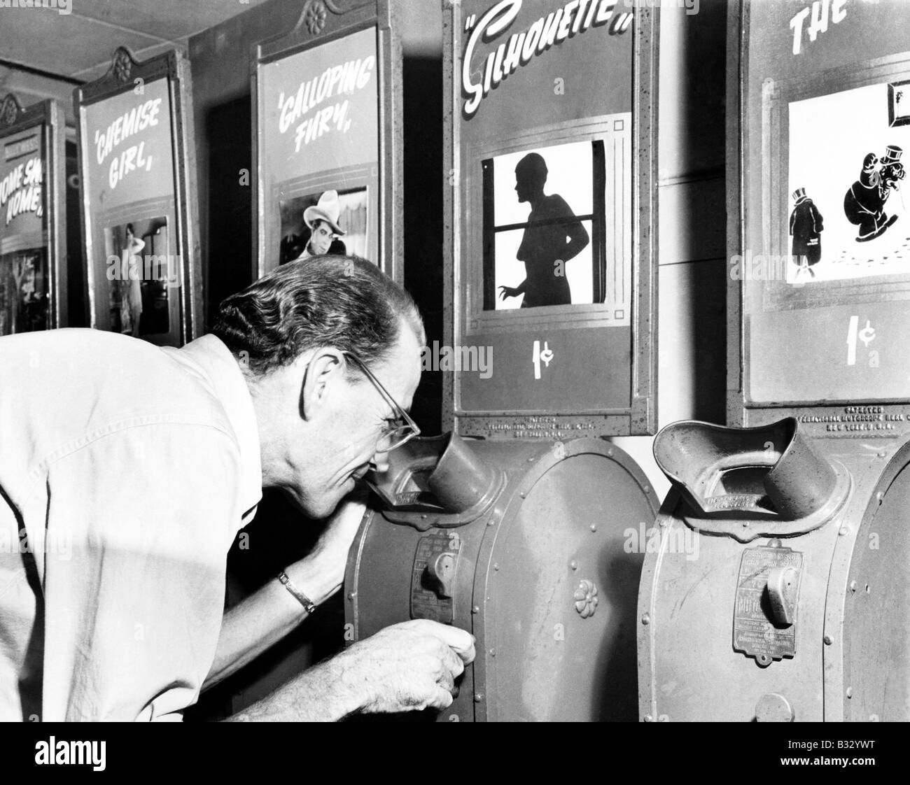 Machine pictures Black and White Stock Photos & Images - Alamy