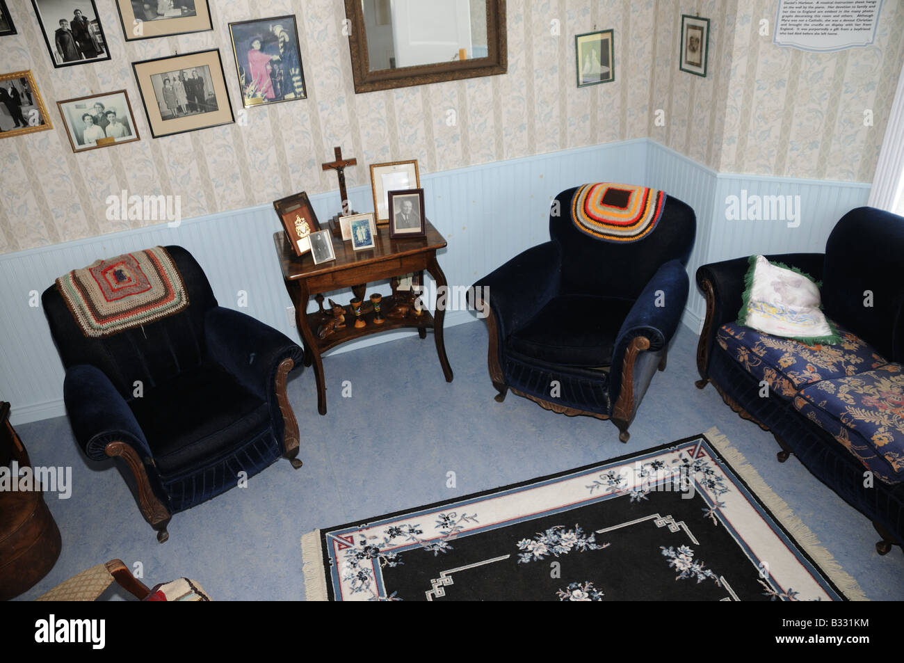 The parlor of Nurse Myra Bennett's home in Daniel's Harbour ...