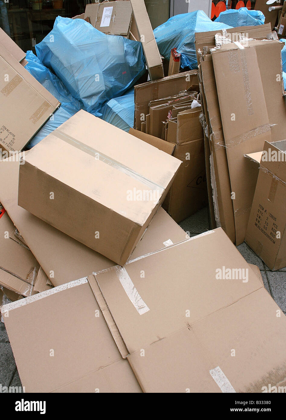Old cardboard box papers hi-res stock photography and images - Alamy