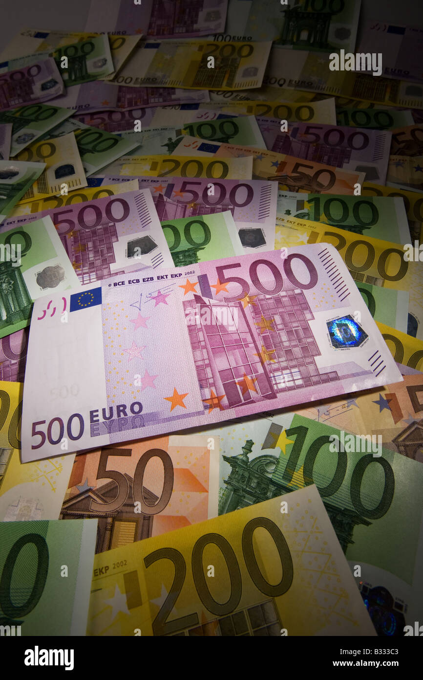 Euro bank notes Stock Photo - Alamy